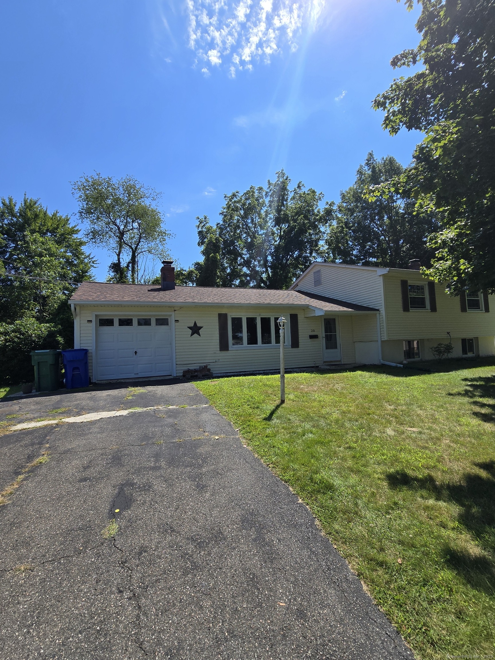 20 Craigmore Rd, Bloomfield, CT 06002 - MLS 24120997 - Coldwell Banker