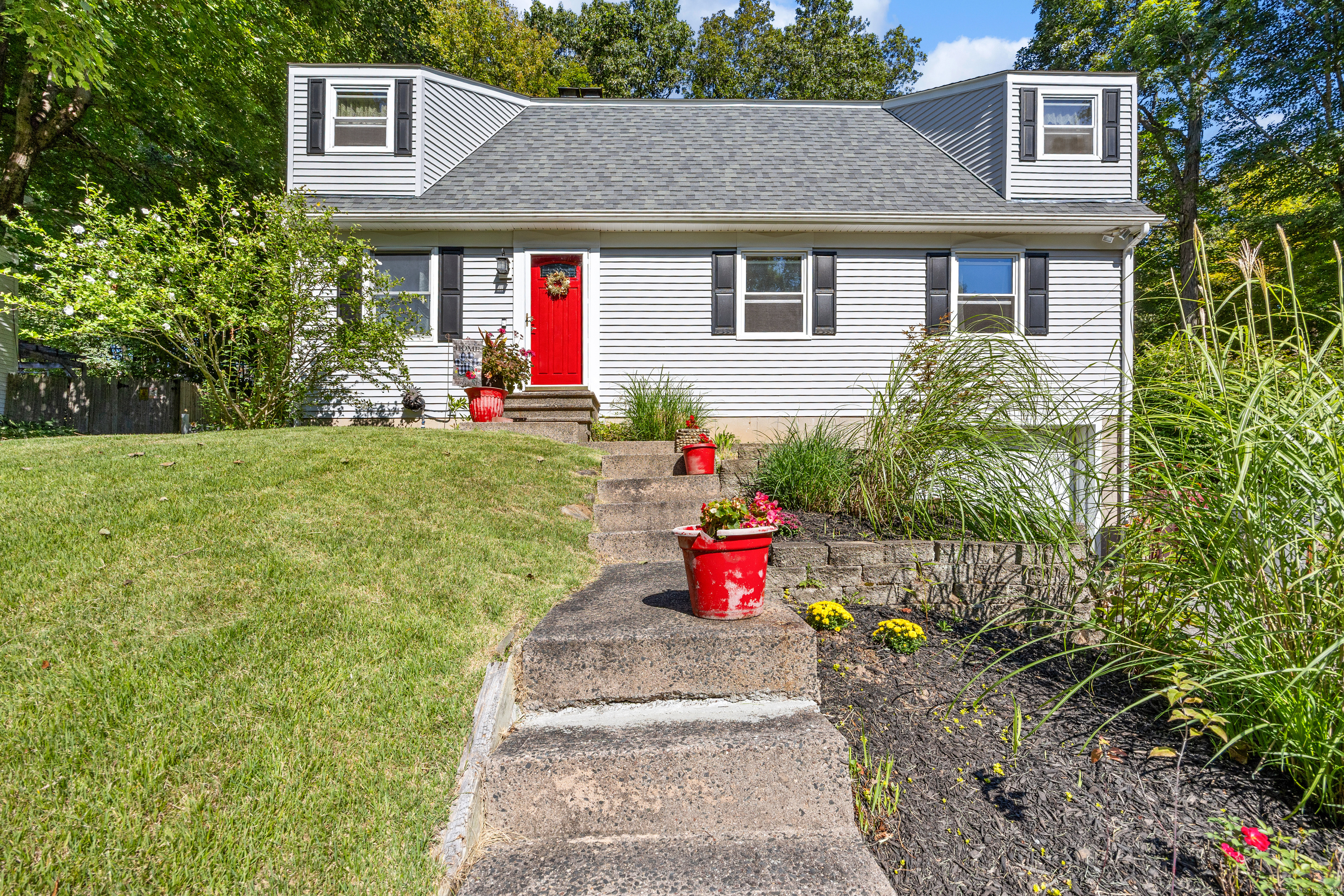 138 Red Robin Rd, Naugatuck, CT 06770 - MLS 24122928 - Coldwell Banker
