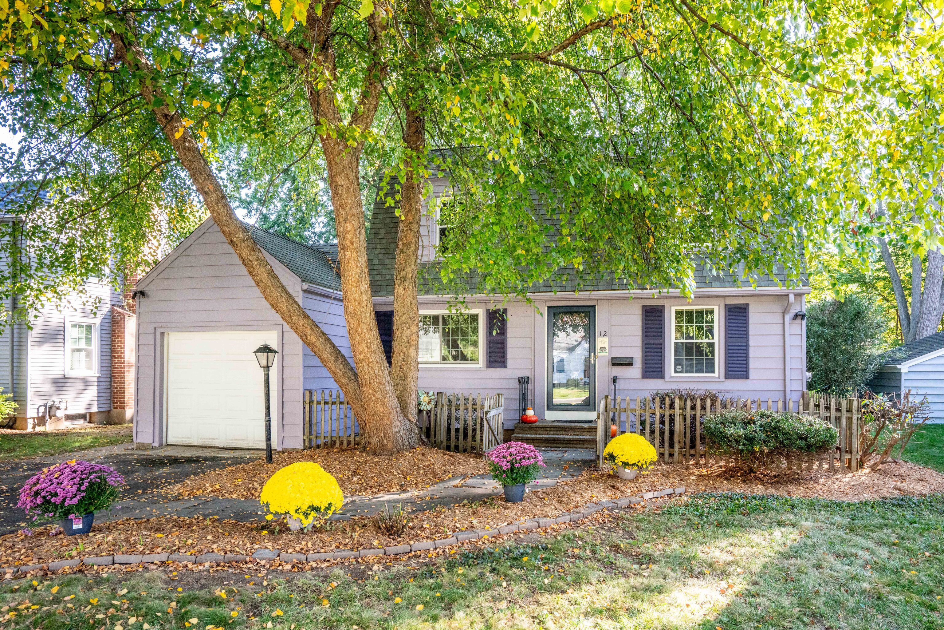 12 Farnham Rd, West Hartford, CT 06119 - MLS 24126248 - Coldwell Banker