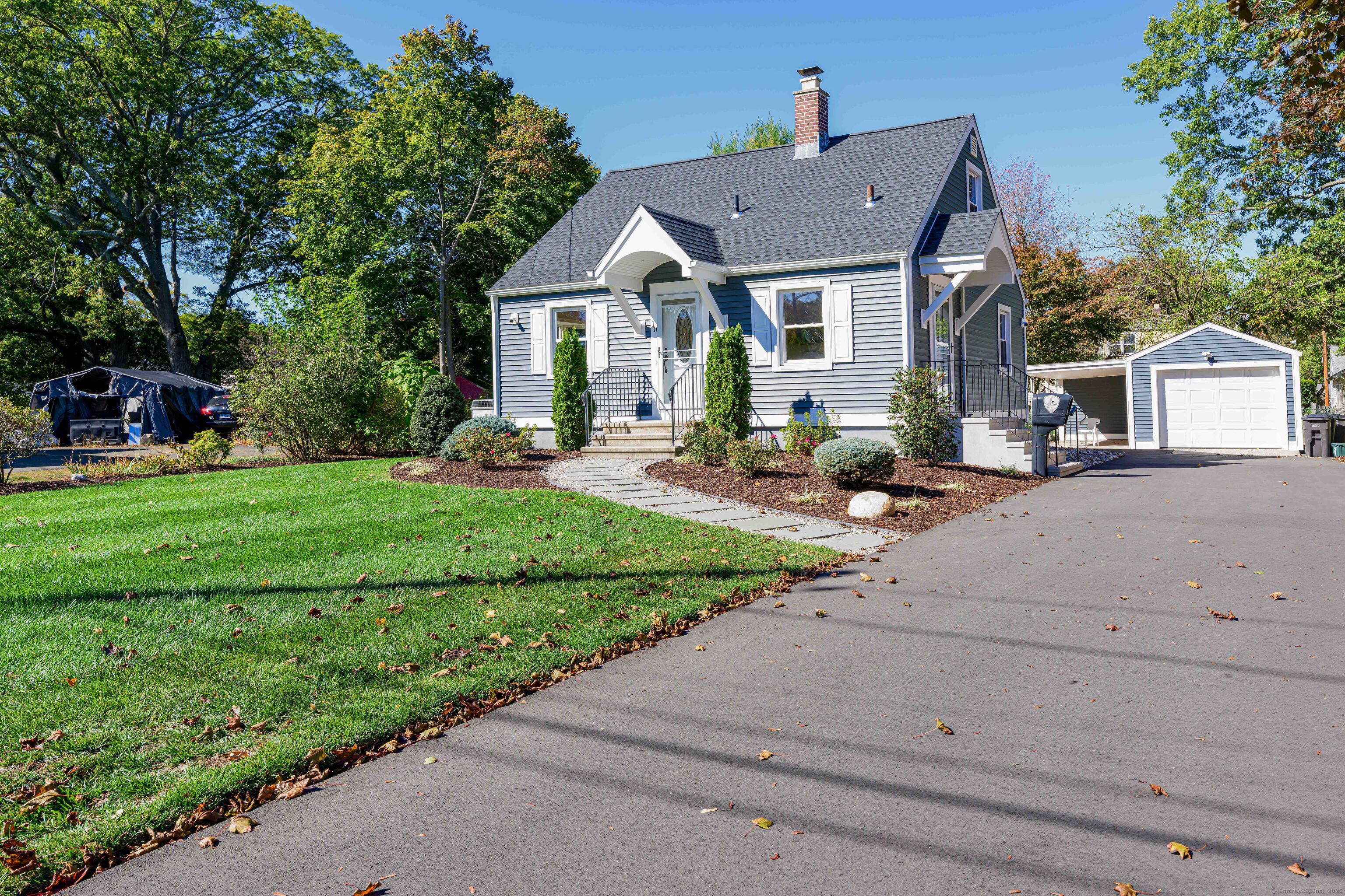 10 Mathew Ln, North Haven, CT 06473 - MLS 24132280 - Coldwell Banker