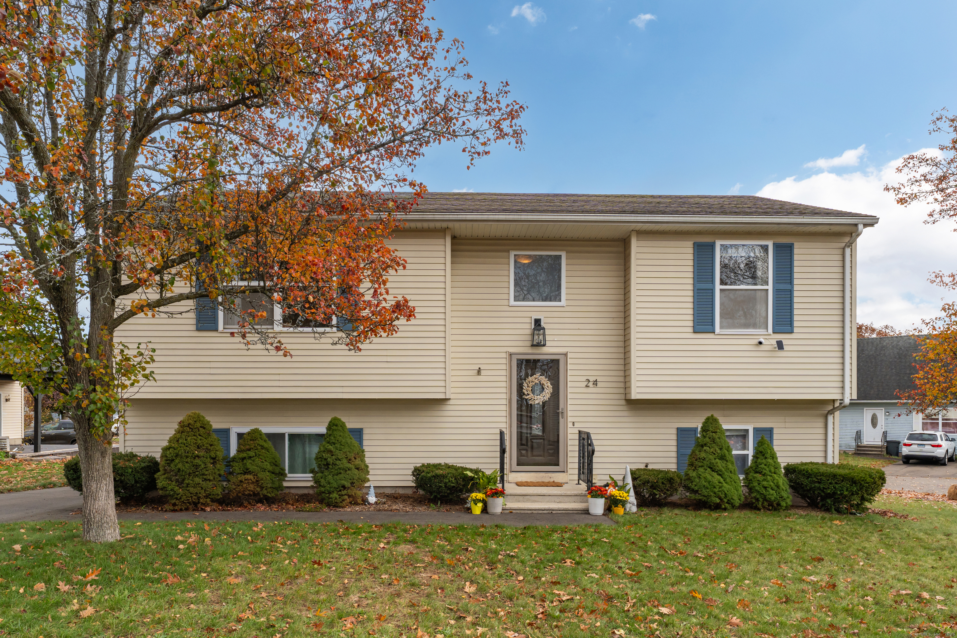 24 Laura Cir, East Haven, CT 06513 - MLS 24138853 - Coldwell Banker