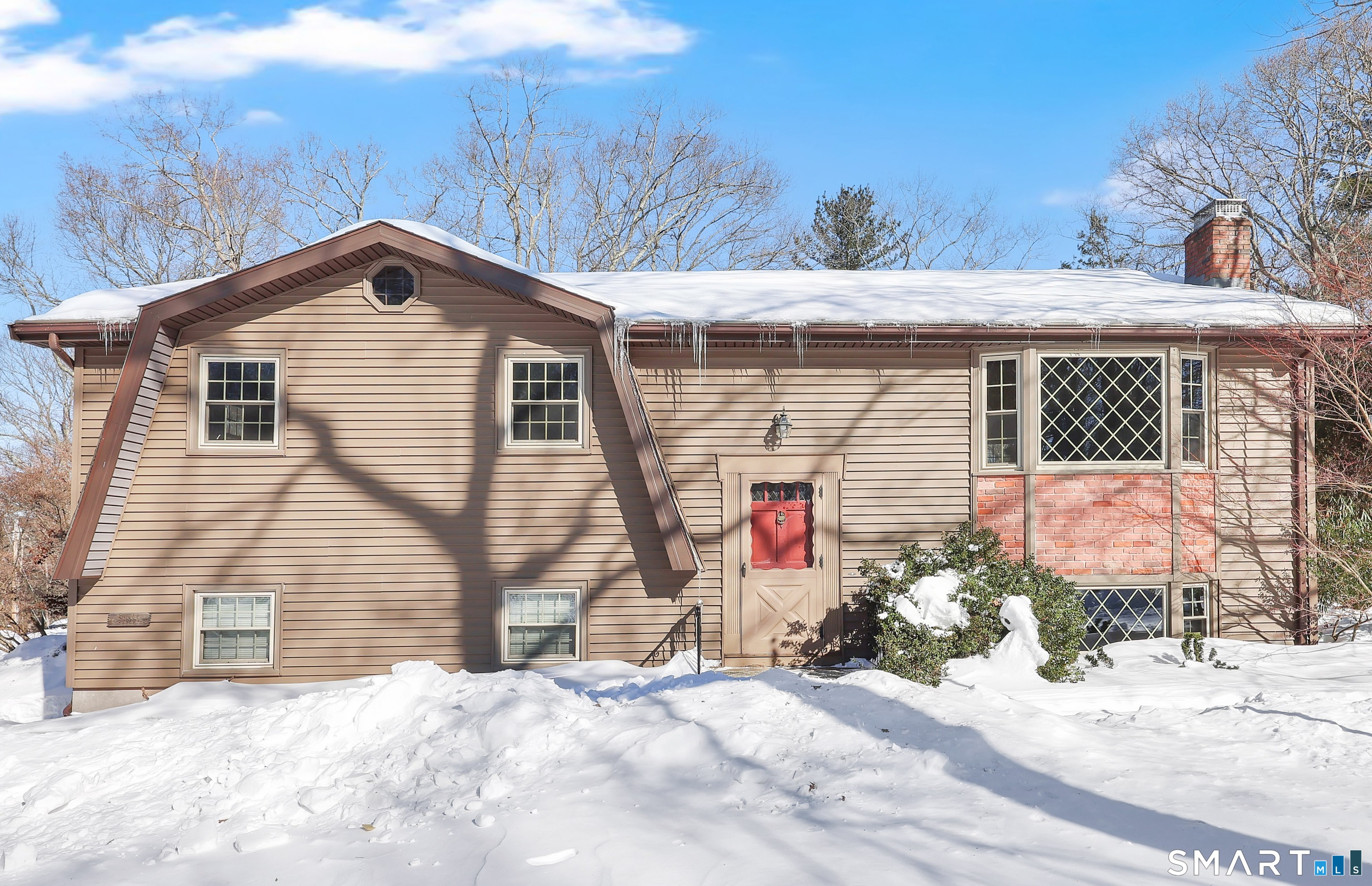 102 Robin Cir, Tolland, CT 06084 - MLS 24153782 - Coldwell Banker