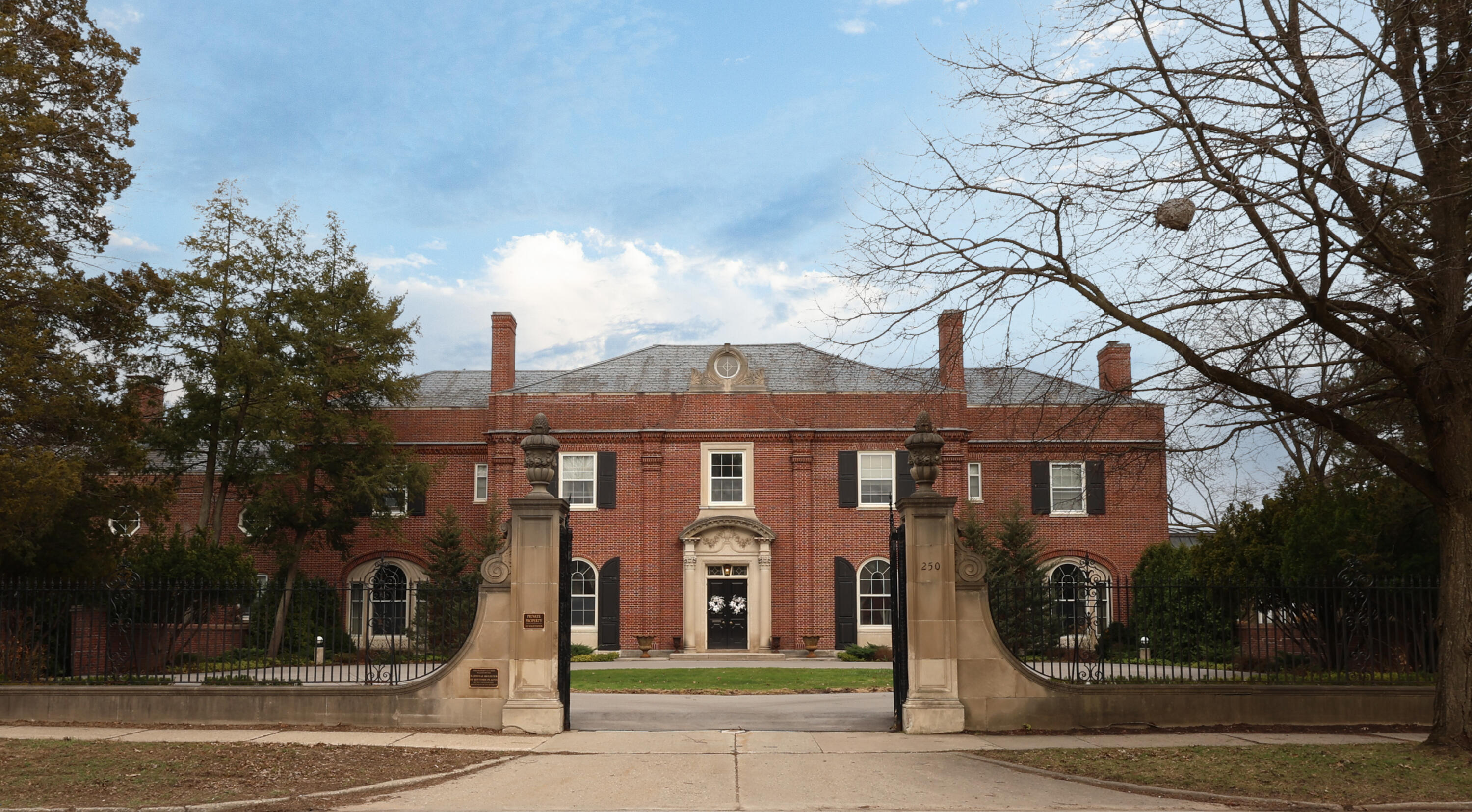 250 Plymouth Ave SE, East Grand Rapids, MI 49506 - MLS 25014741 ... 250 Plymouth Ave SE, East Grand Rapids, MI 49506 - MLS 25014741 ...