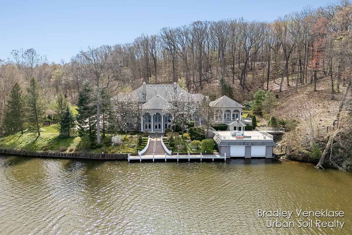 7635 Sandy Hollow Dr SE, Alto, MI 49302 - MLS 25058738 - Coldwell Banker