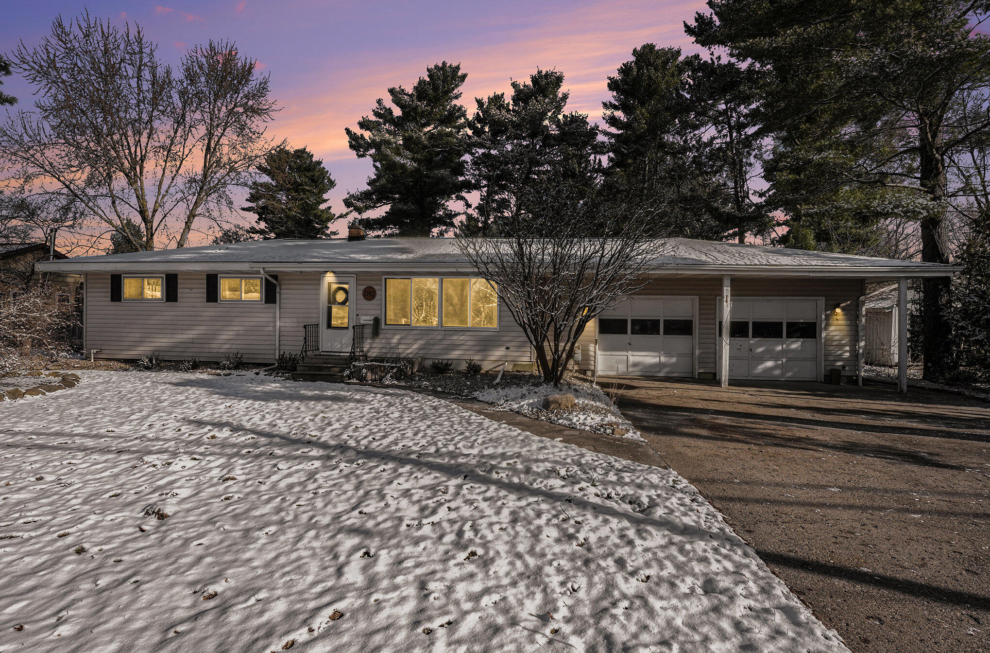 2142 Emens Dr, Muskegon, MI 49444 - MLS 25010158 - Coldwell Banker