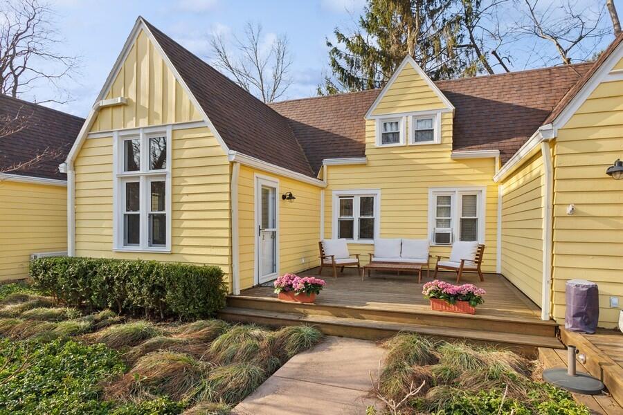 16200 Lakeshore Rd #2, Union Pier, MI 49129 - MLS 25010789 - Coldwell ...