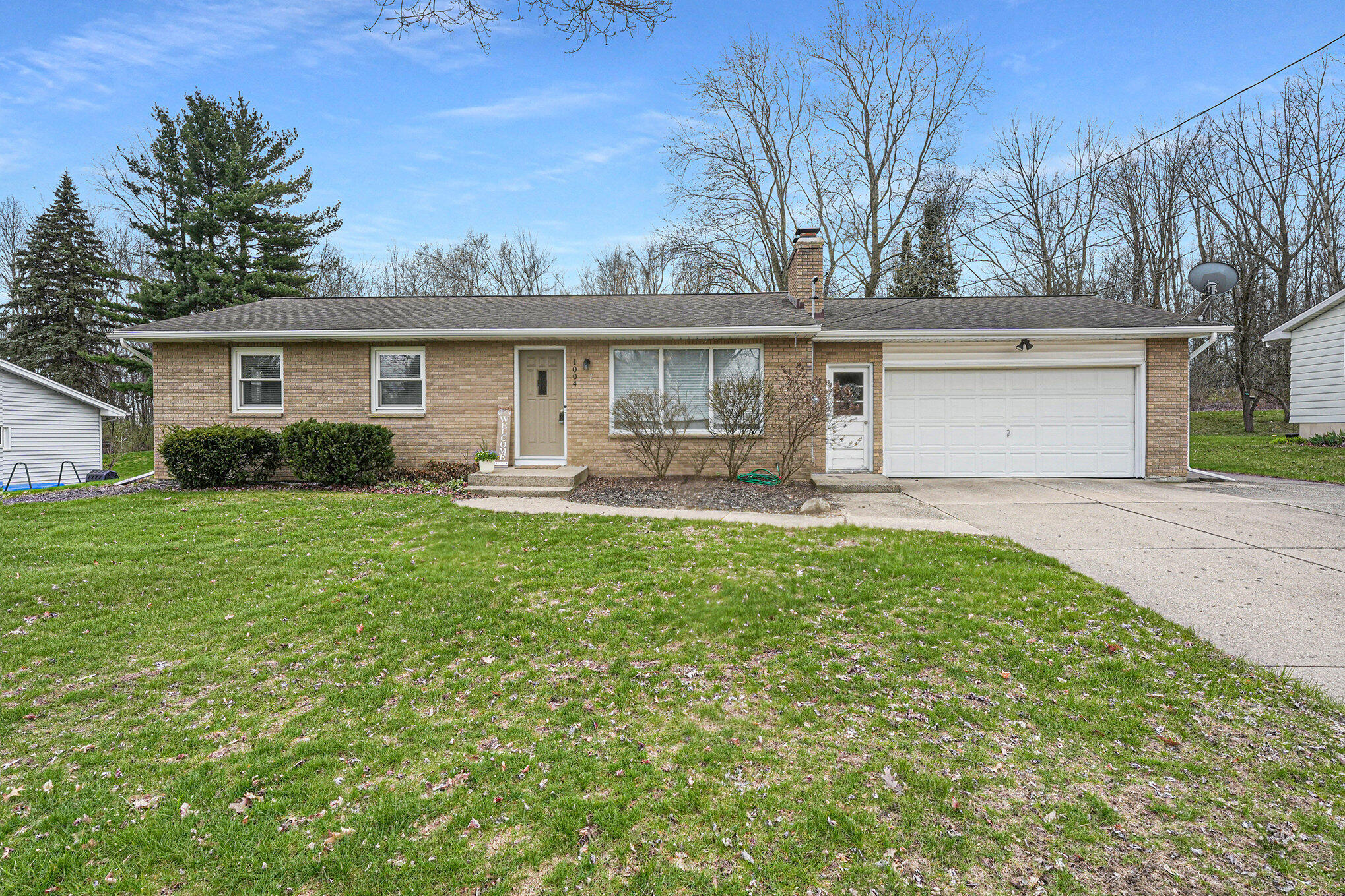 1004 Needham Ct NW, Walker, MI 49544 - MLS 25016345 - Coldwell Banker