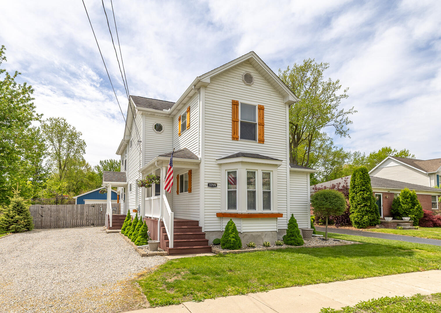1719 Center St, Carleton, MI 48117 - MLS 25021911 - Coldwell Banker
