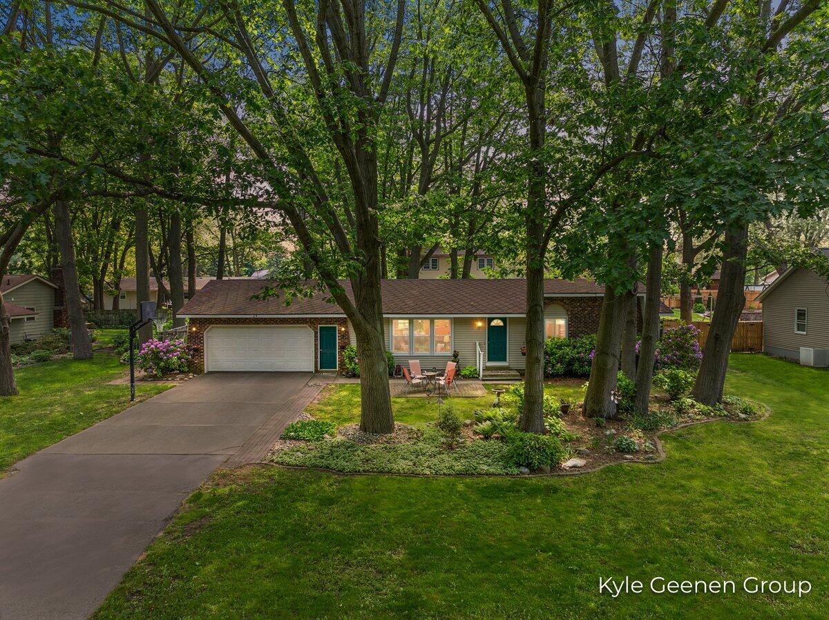 69 Cheyenne Ave, Holland, MI 49424 - MLS 25027648 - Coldwell Banker