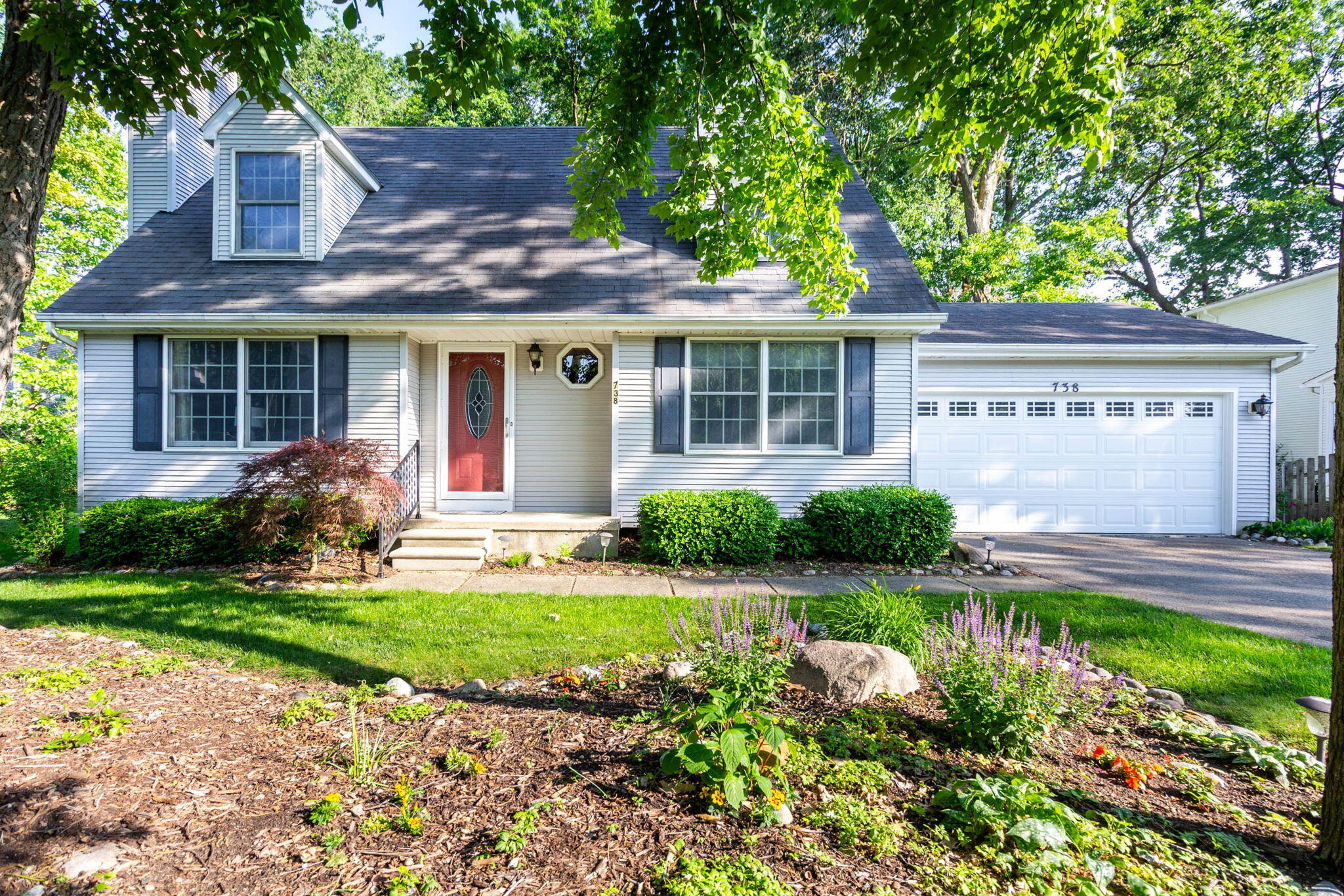 738 Kestrel Ridge Dr, South Lyon, MI 48178 - MLS 25028050 - Coldwell Banker