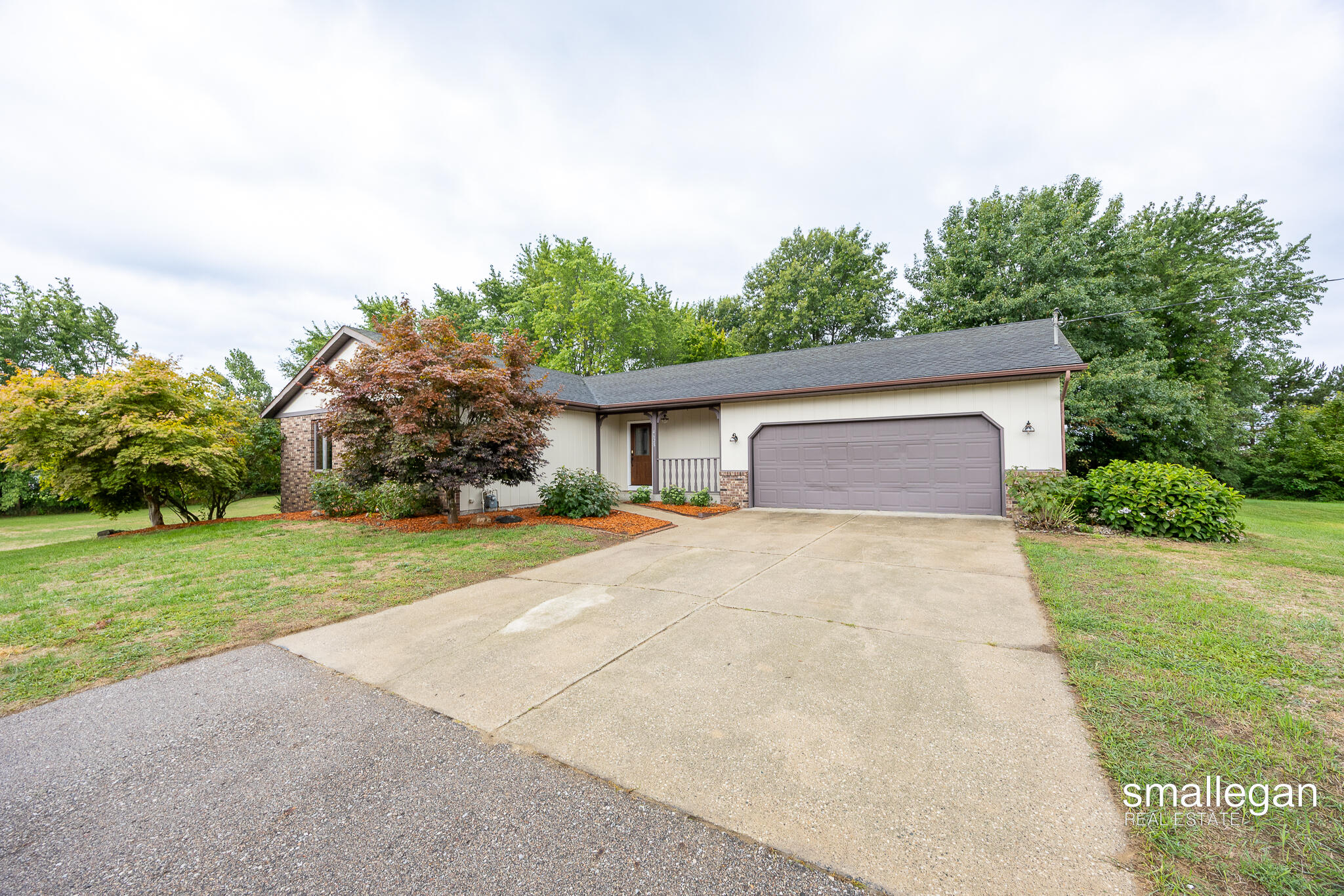 4628 49th St, Holland, MI 49423 - MLS 25045295 - Coldwell Banker