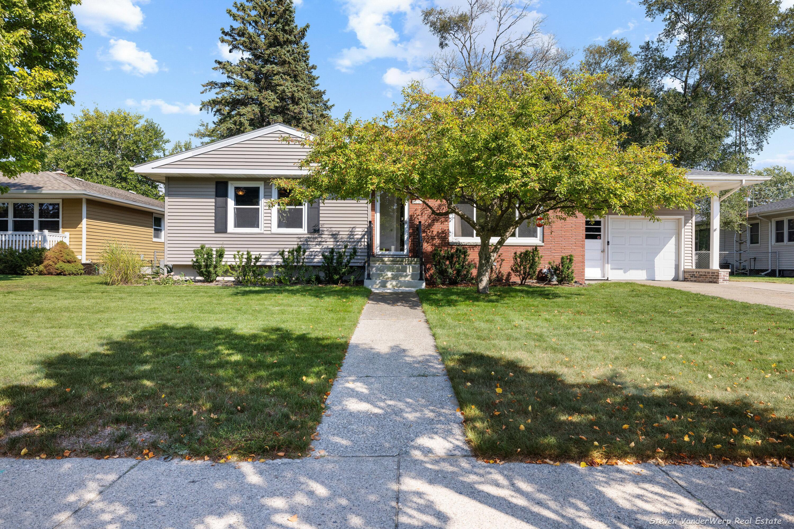 1808 Sheldon Rd, Grand Haven, MI 49417 - MLS 25049330 - Coldwell Banker