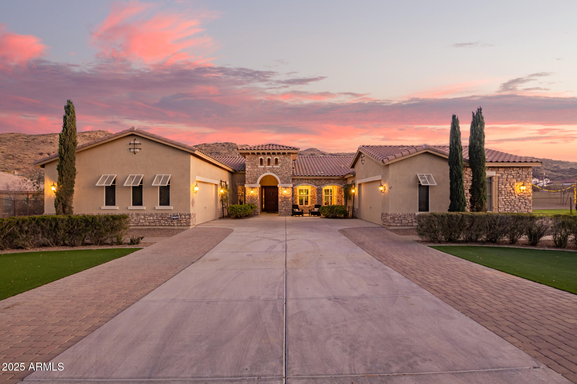 3211 E Ian Dr, Phoenix, AZ 85042 - MLS 6828119 - Coldwell Banker