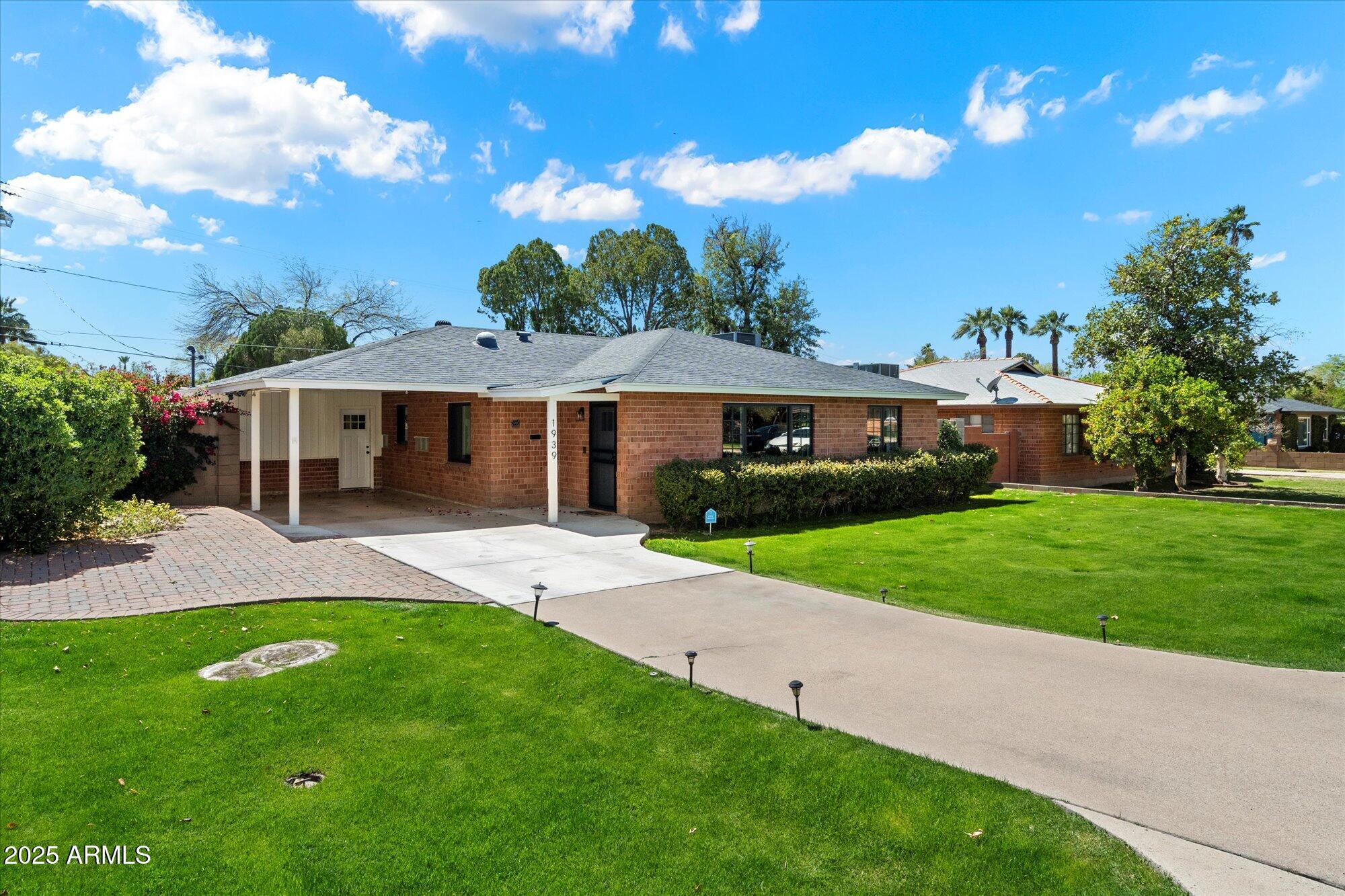 1939 E Solano Dr, Phoenix, AZ 85016 - MLS 6838209 - Coldwell Banker