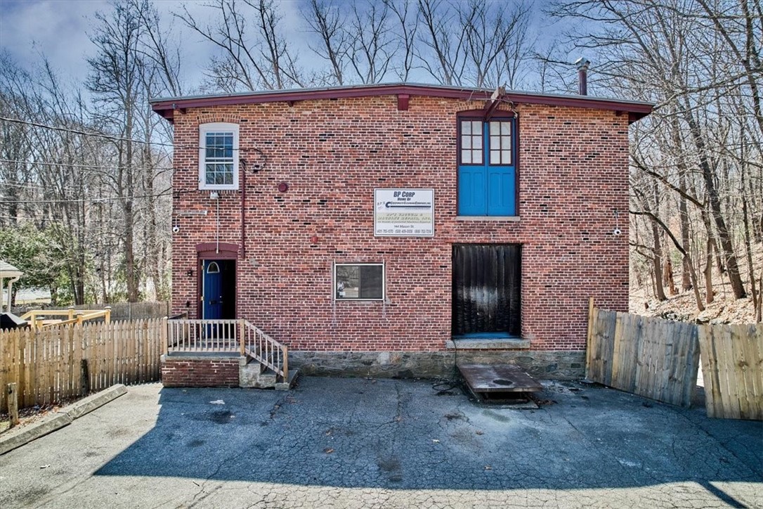 144 Mason St, Woonsocket, RI 02895 - MLS 1332727 - Coldwell Banker