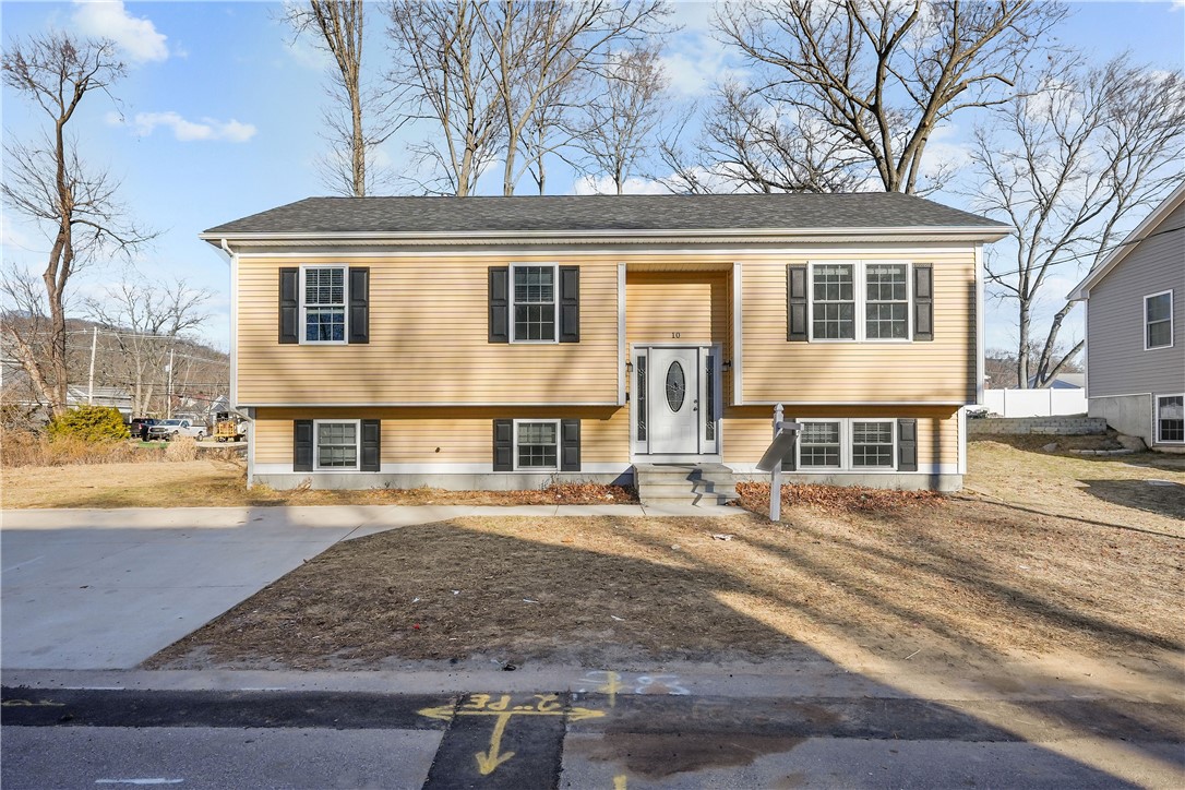 10 Chestnut Ave, Lincoln, RI 02865 - MLS 1377189 - Coldwell Banker