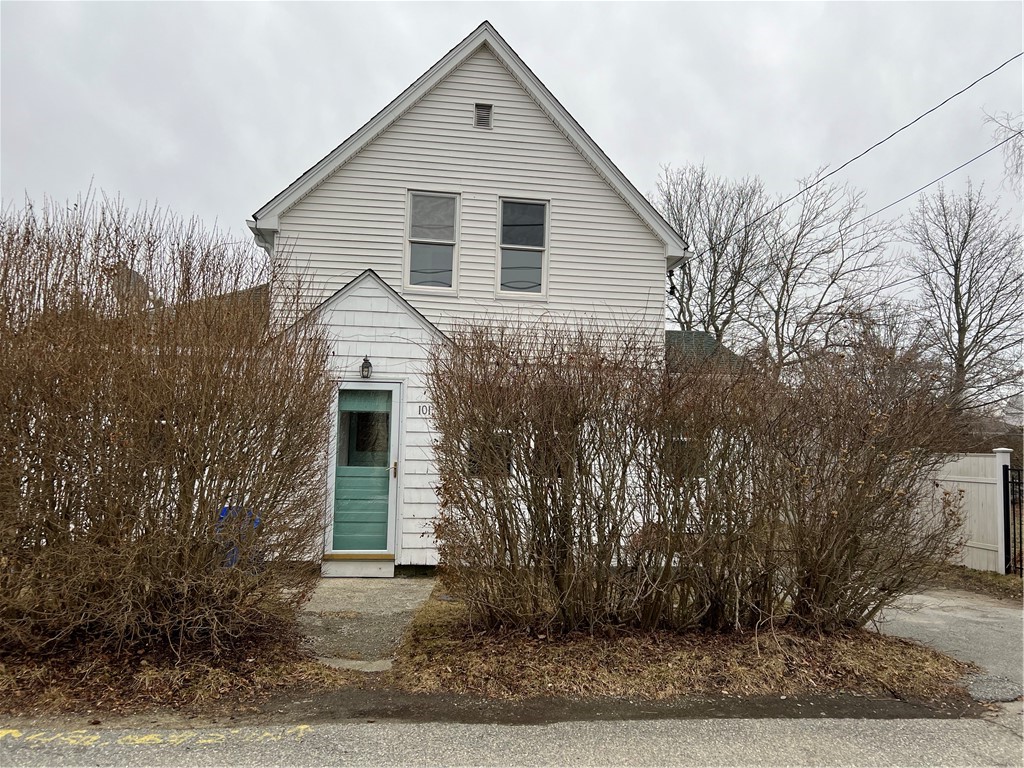 101 Cottage Ave, Portsmouth, RI 02871 - MLS 1381906 - Coldwell Banker