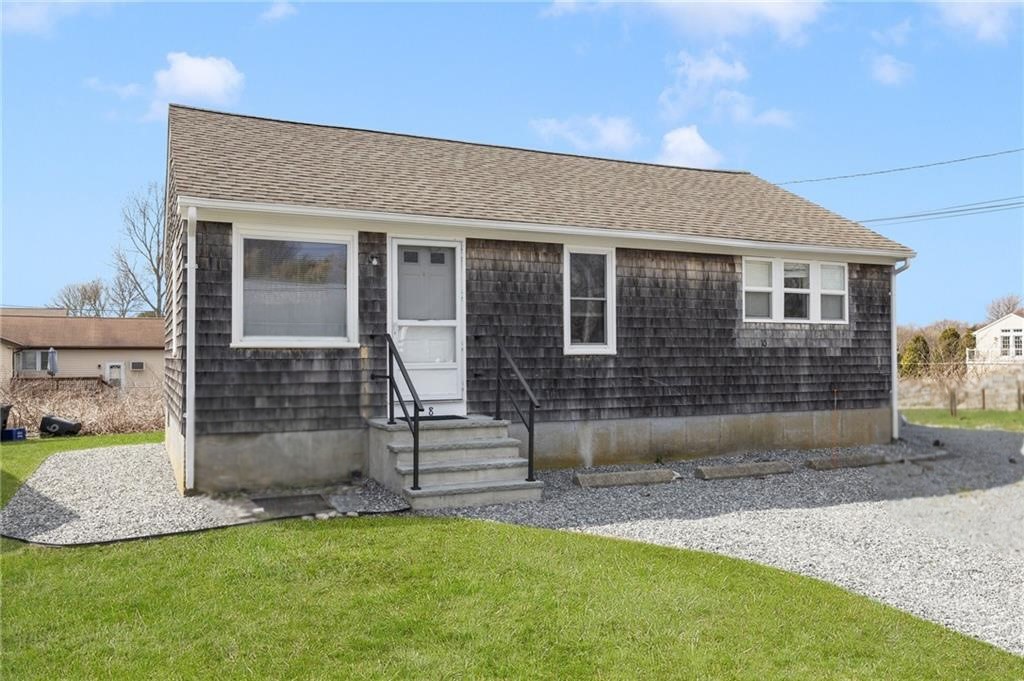 8 James St, Narragansett, RI 02882 - MLS 1382921 - Coldwell Banker