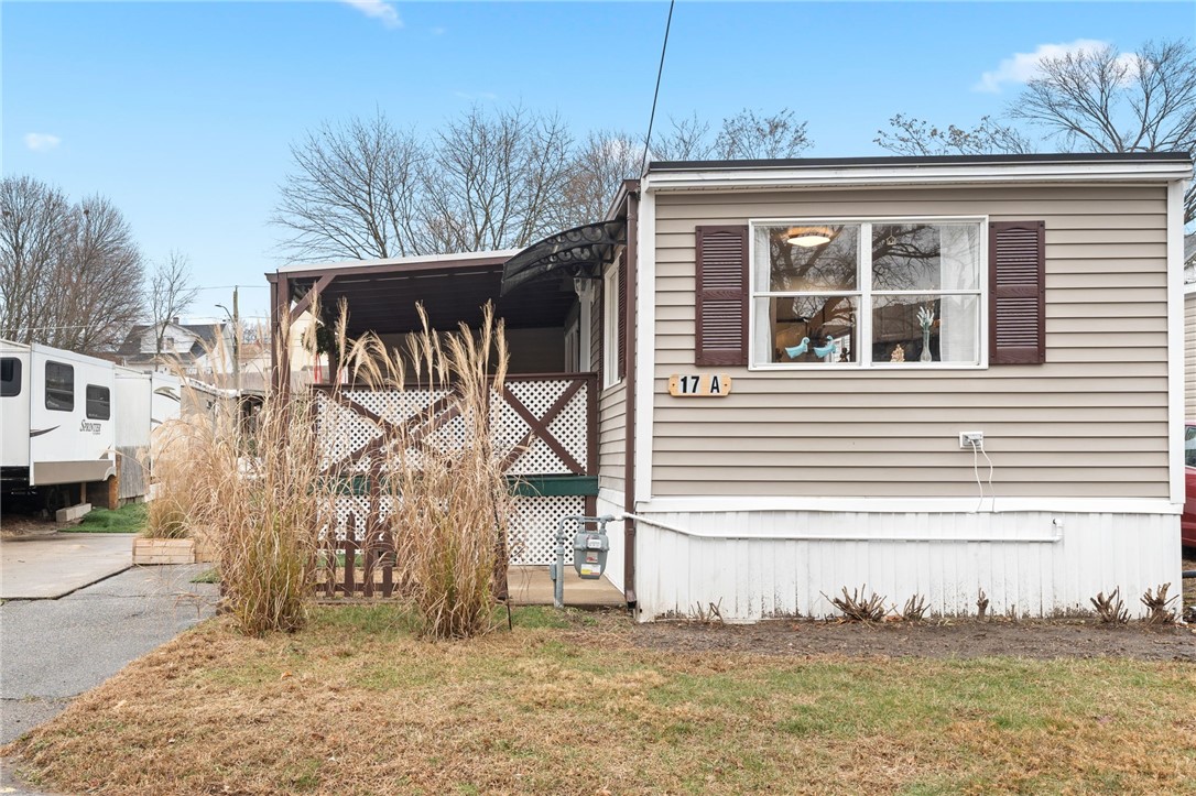 17 Stephanie Dr, Pawtucket, RI 02860 - MLS 1388421 - Coldwell Banker