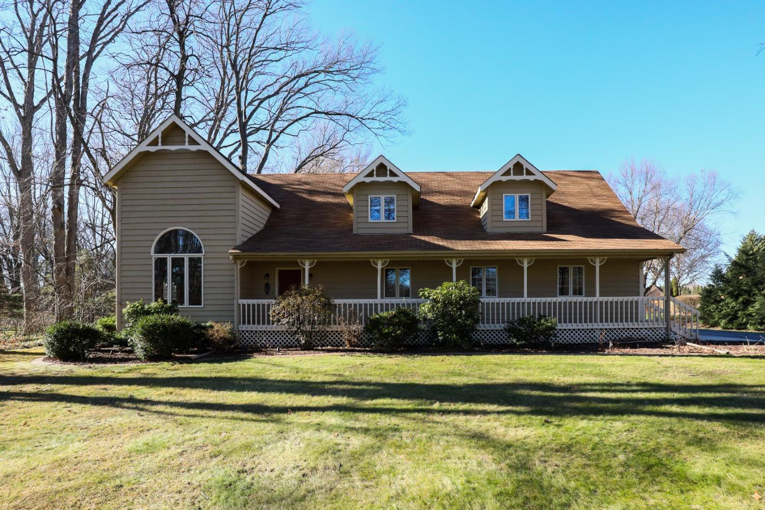 1301 Lake Dr, Chesterton, IN 46304 - MLS 523402 - Coldwell Banker