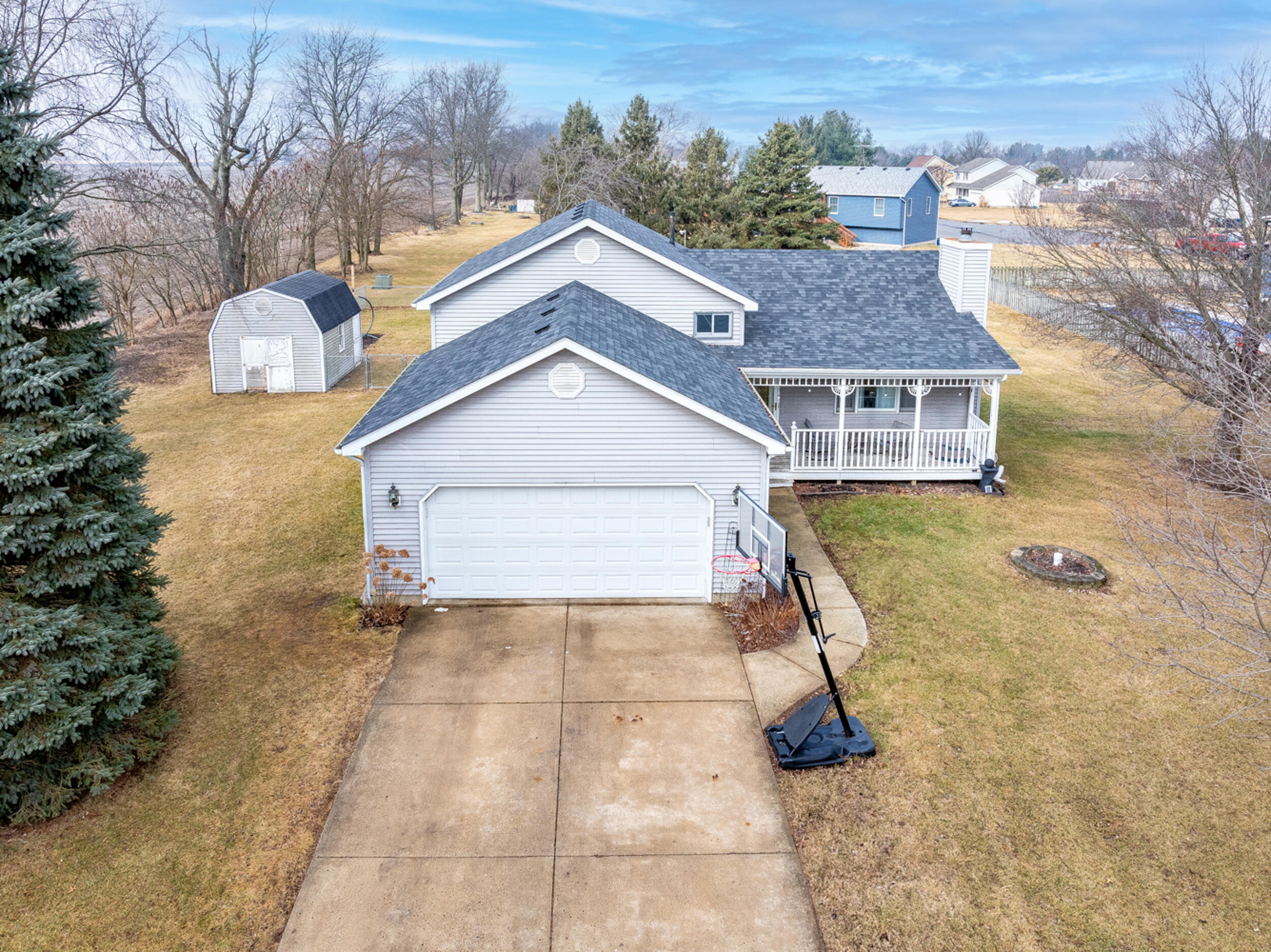 16 S Nathan Dr, Valparaiso, IN 46383 - MLS 816754 - Coldwell Banker