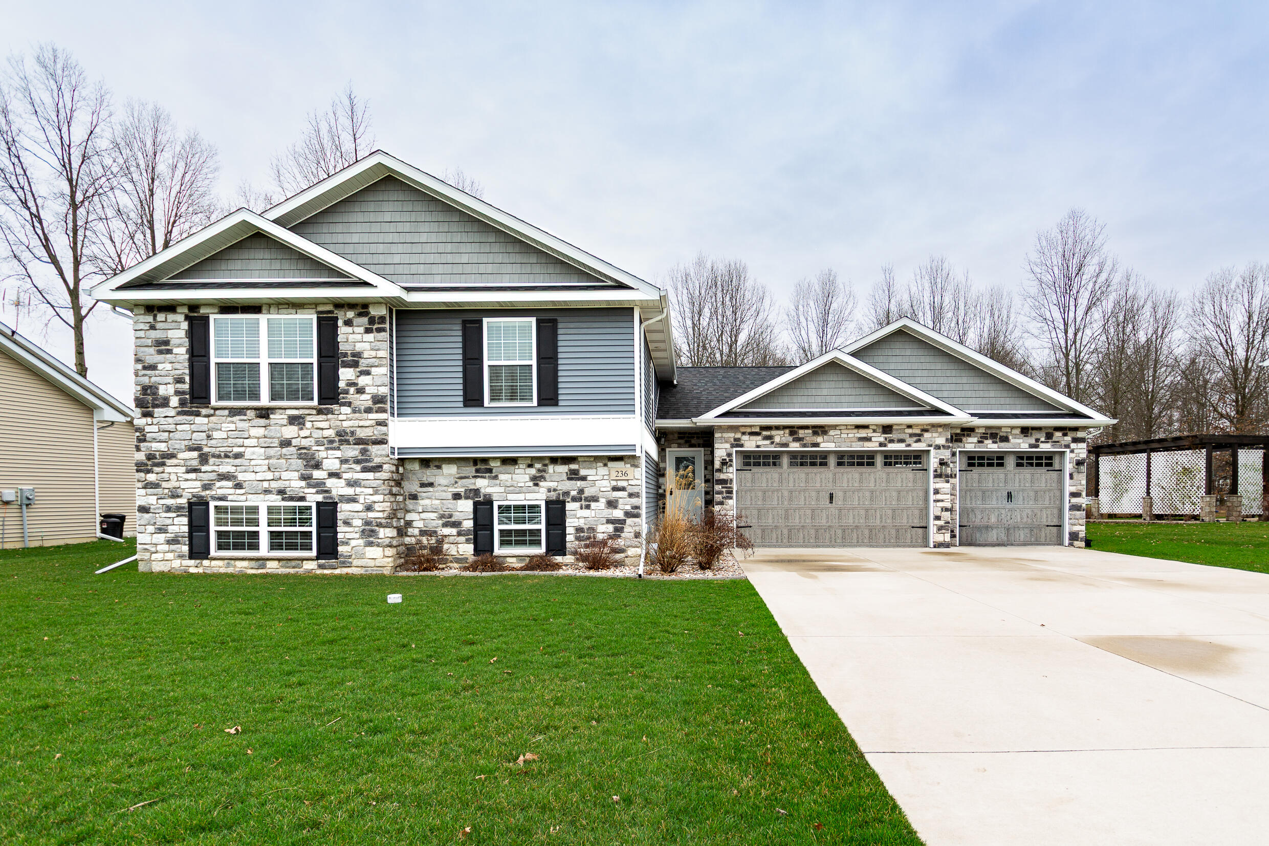 236 Cessna Dr, Chesterton, IN 46304 - MLS 818634 - Coldwell Banker