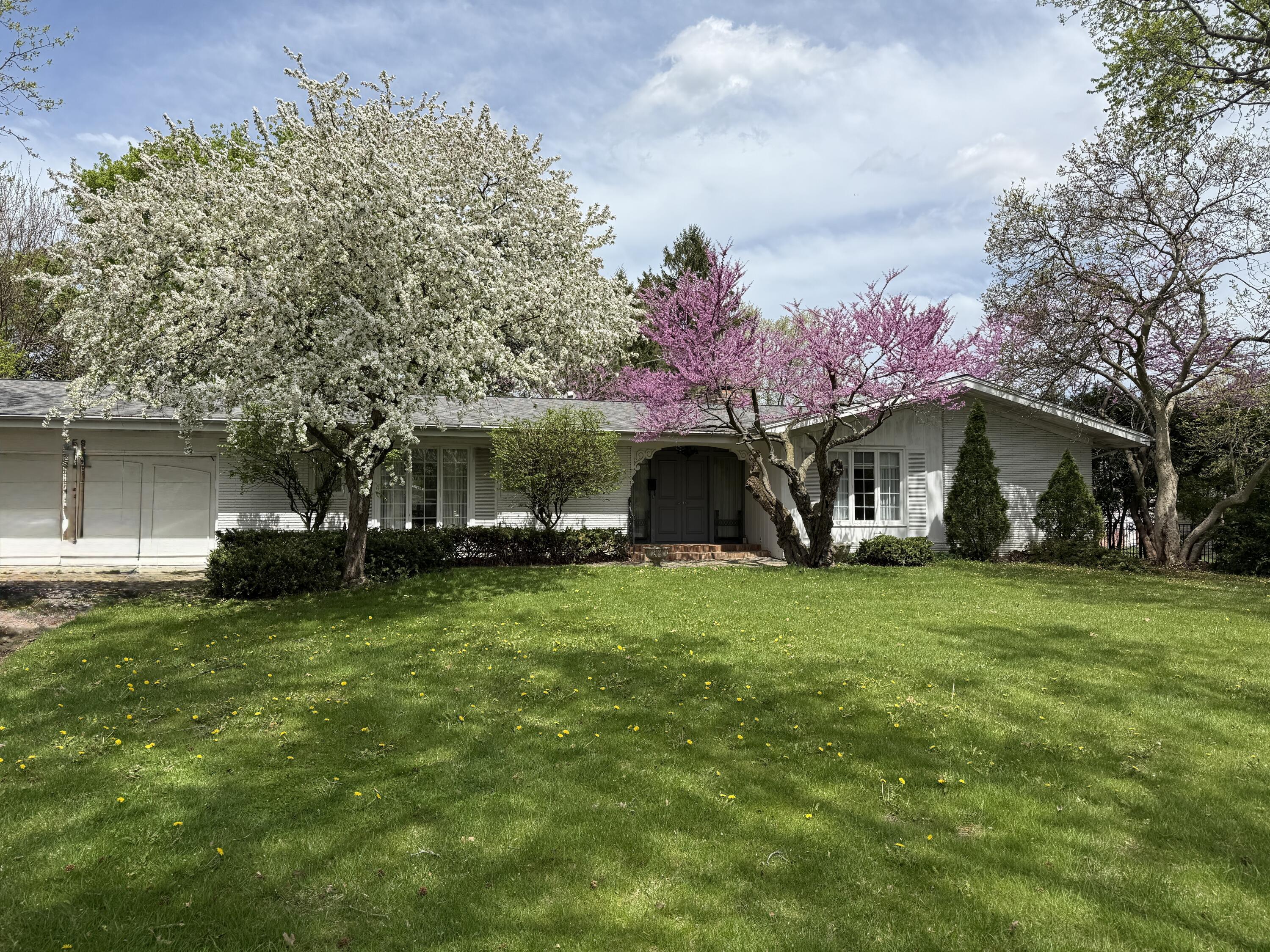 158 W Glendale Blvd, Valparaiso, IN 46383 - MLS 820057 - Coldwell Banker