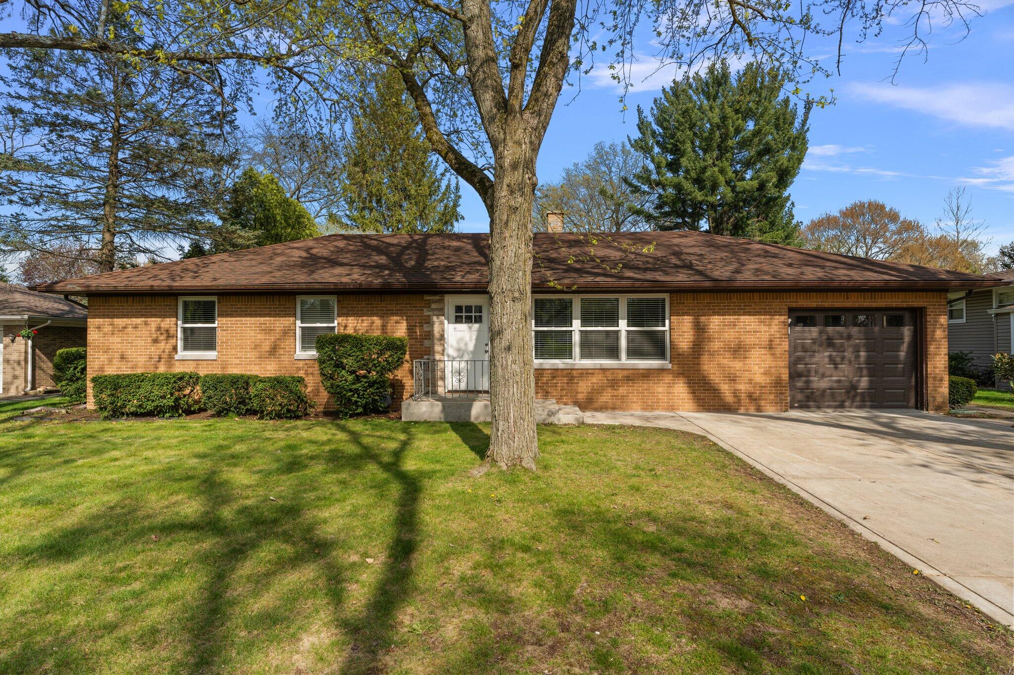 828 S Park Dr, Chesterton, IN 46304 - MLS 820063 - Coldwell Banker