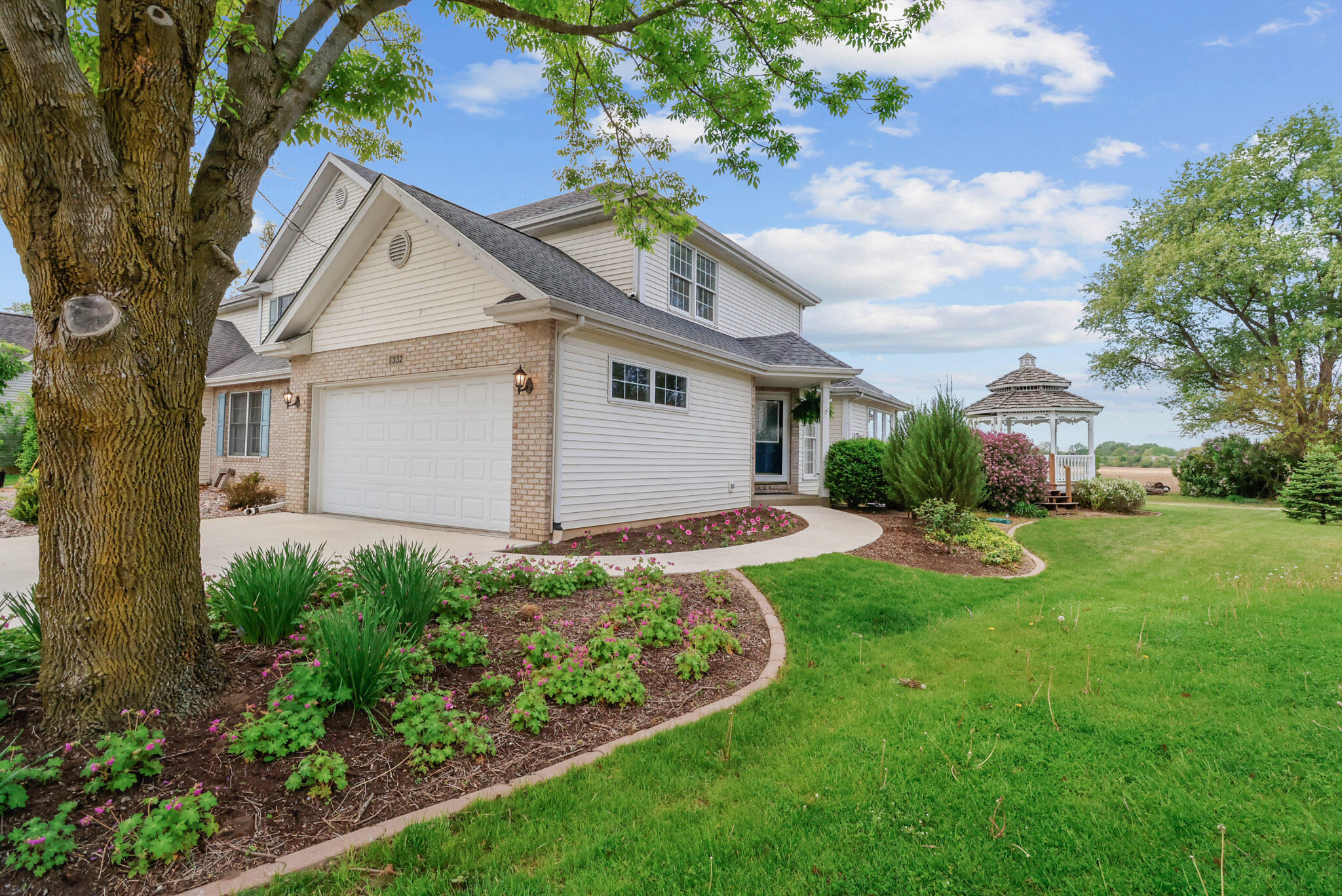 332 Cherry Hills Dr, Chesterton, IN 46304 - MLS 820973 - Coldwell Banker