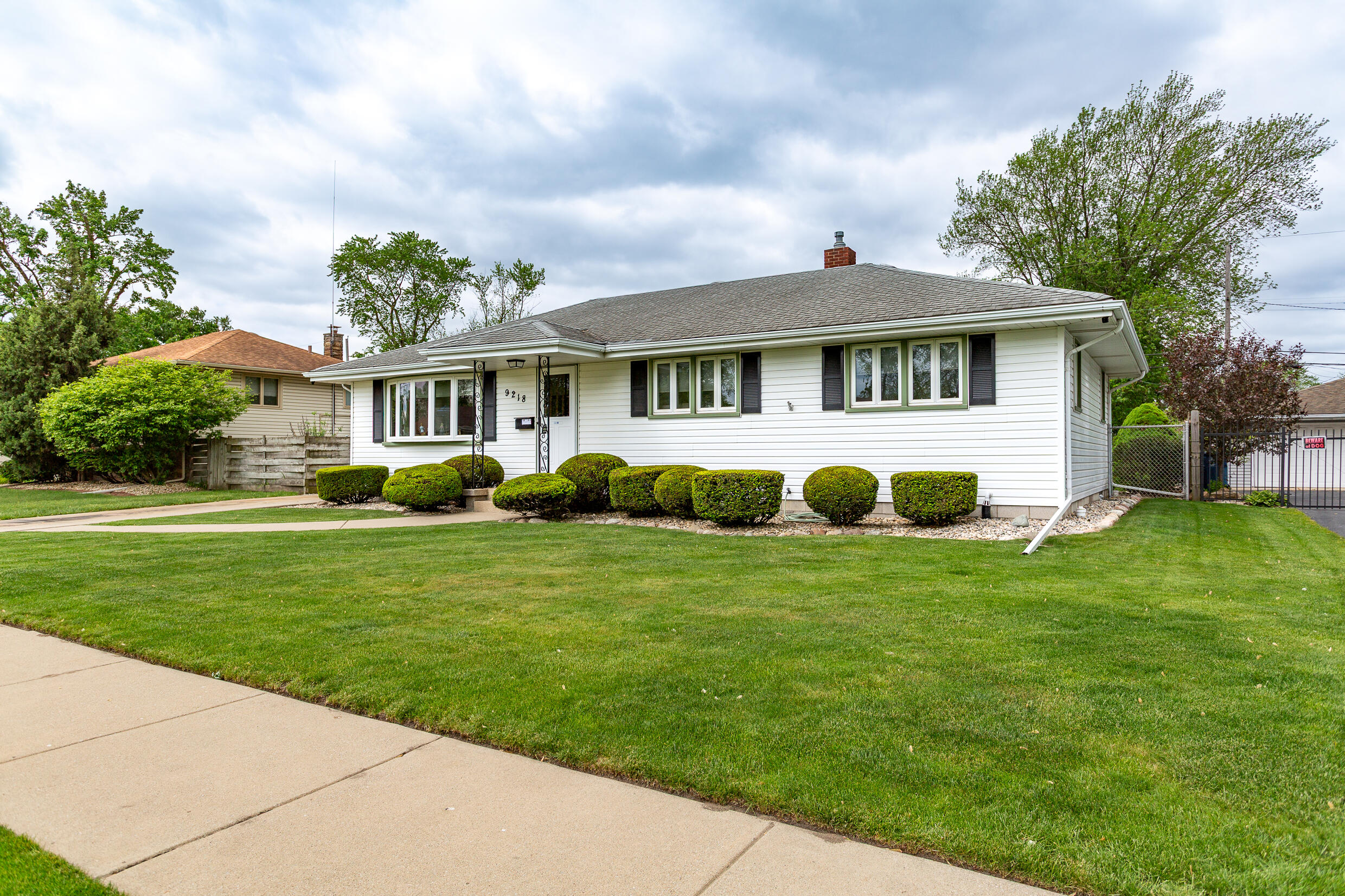 9218 Highland Pl, Highland, IN 46322 - MLS 821277 - Coldwell Banker