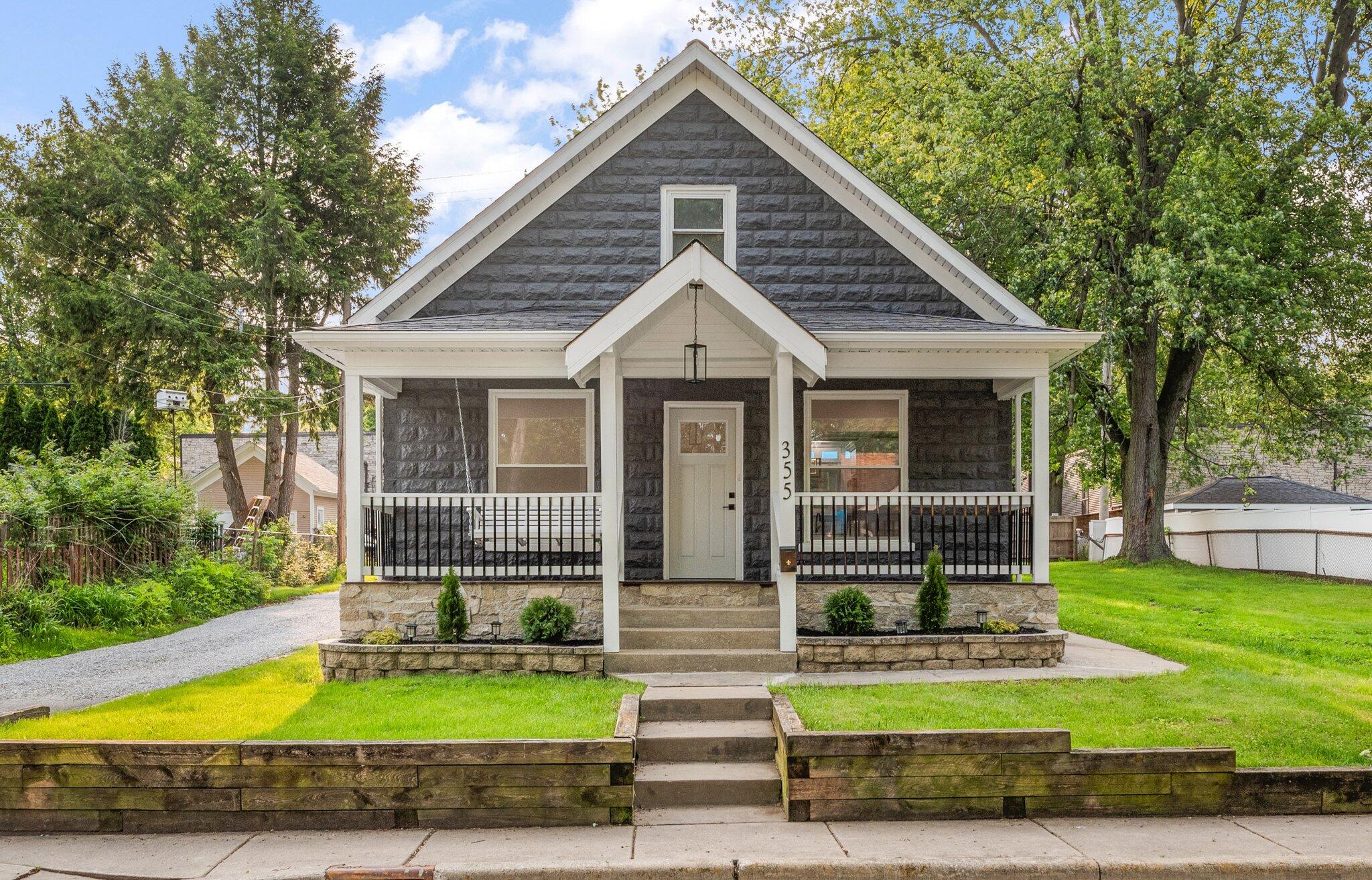Cottage Homes In Valparaiso In