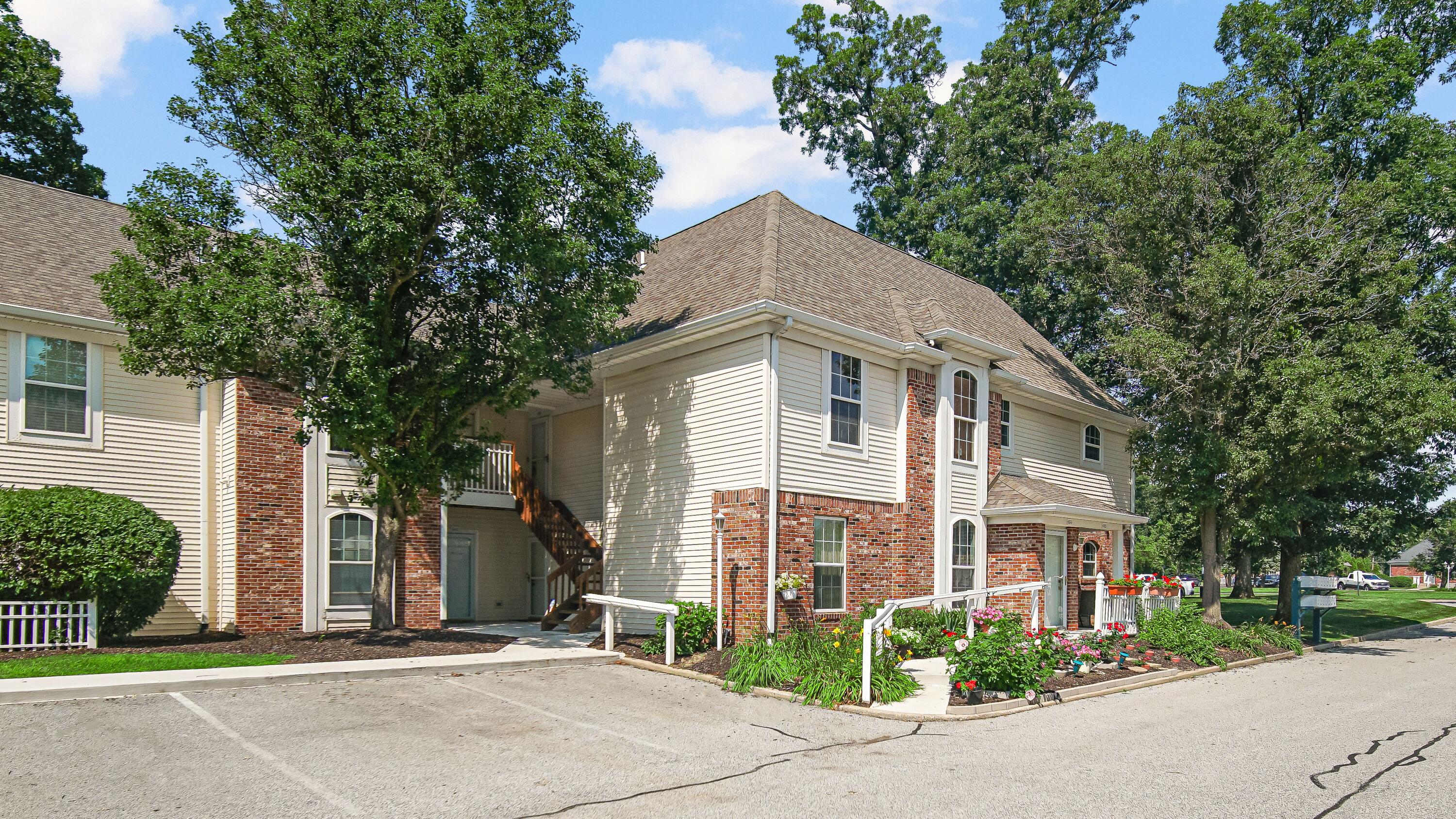 658 Forest Glen Dr, Valparaiso, IN 46385 - MLS 828222 - Coldwell Banker