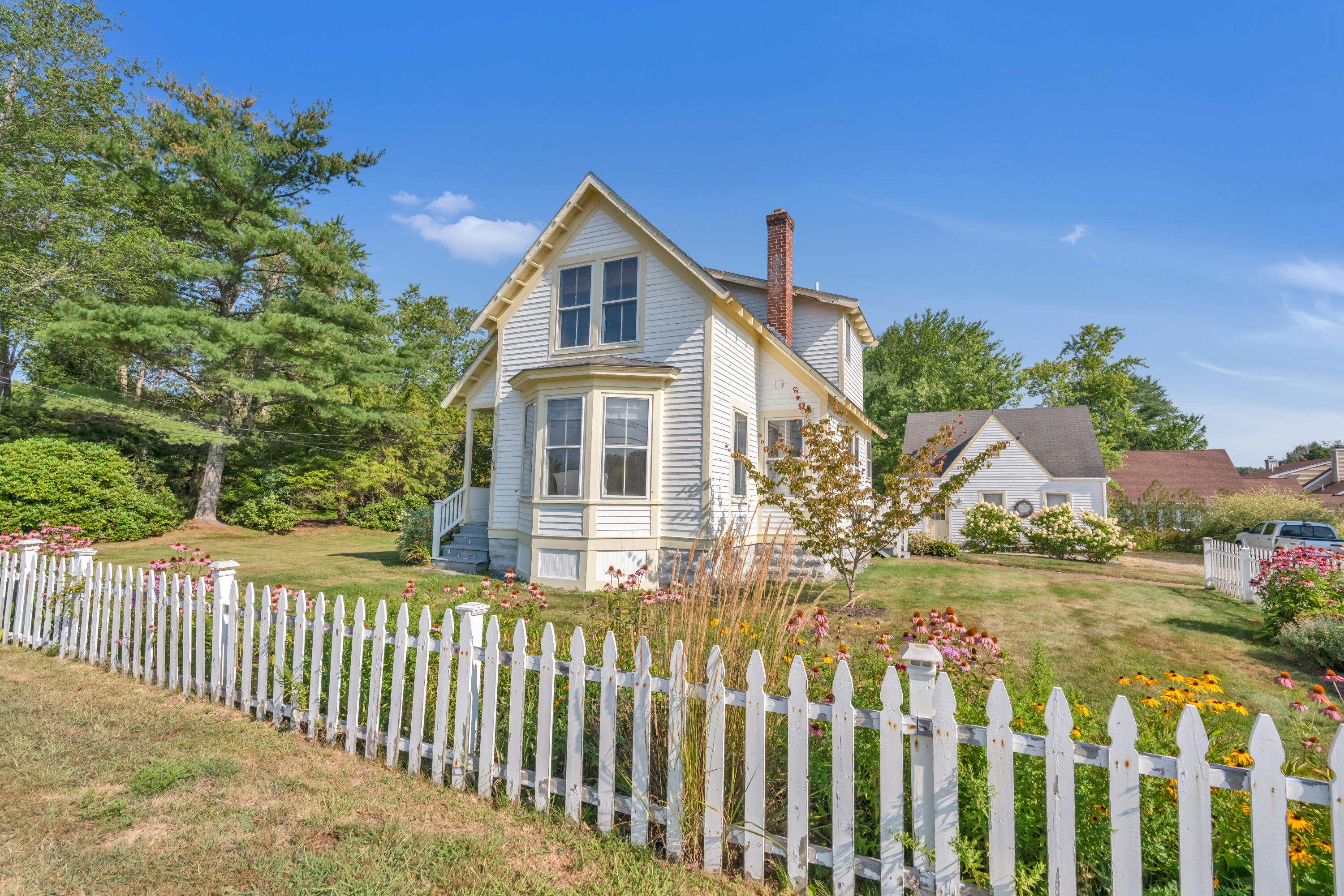 86 Summer St, Kennebunk, ME 04043 - MLS 1634389 - Coldwell Banker