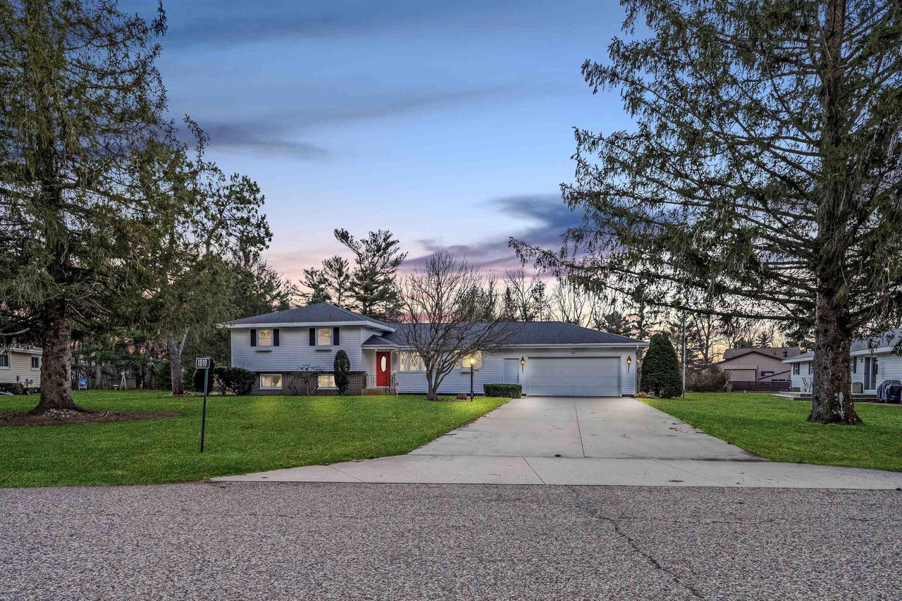 1010 Weeping Willow Dr, Wisconsin Rapids, WI 54494 - MLS 22501293 ...