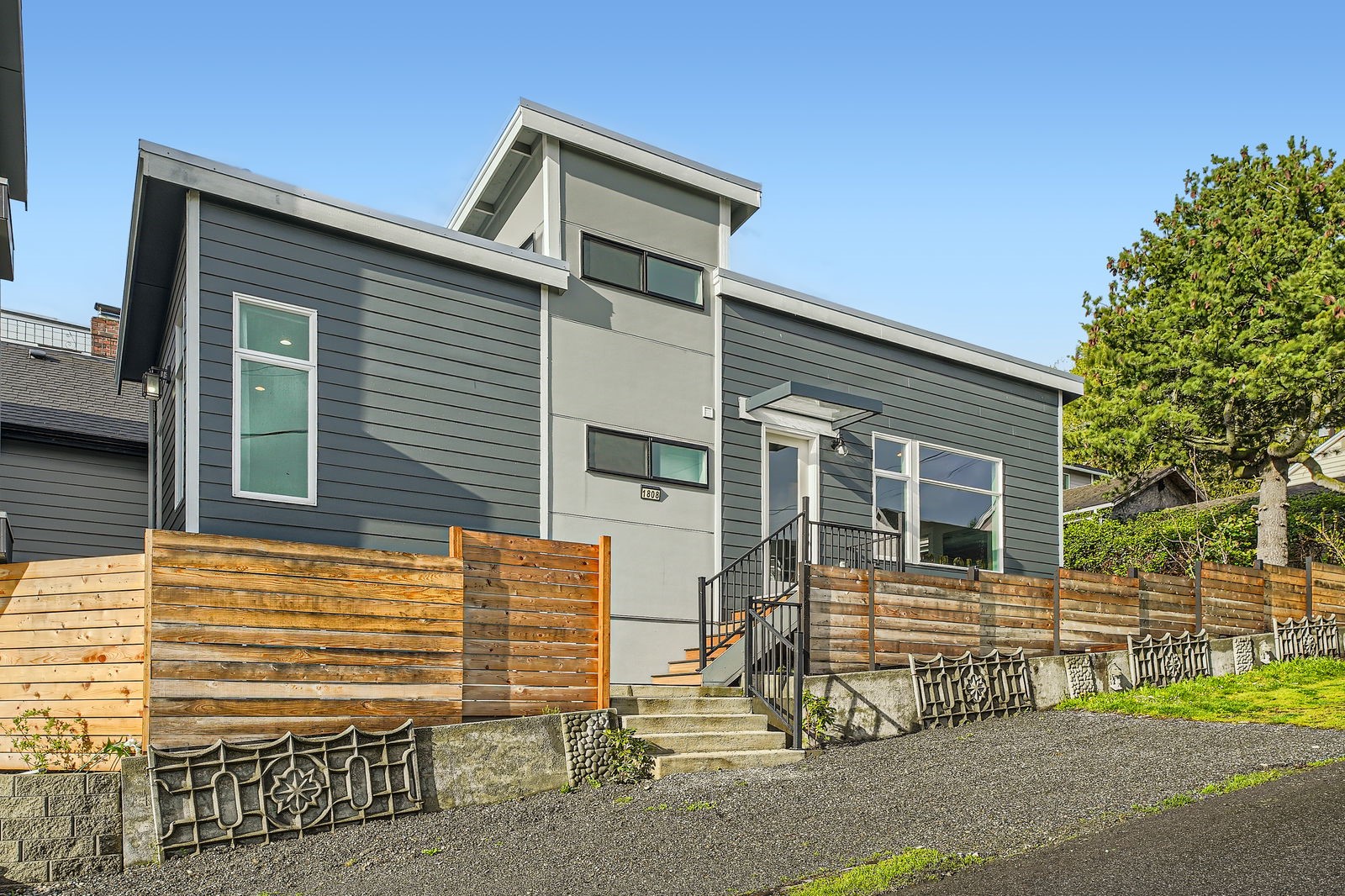 1808 S Raymond St, Seattle, WA 98108 - MLS 2359081 - Coldwell Banker