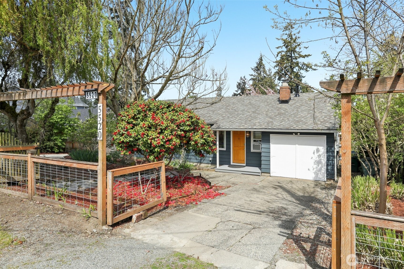 5520 S Leo St, Seattle, WA 98178 - MLS 2352830 - Coldwell Banker