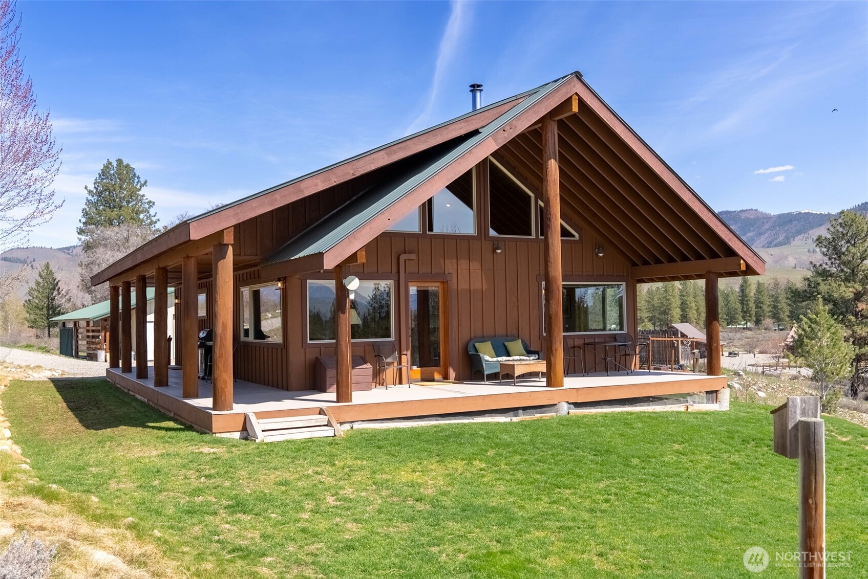 2 Northcott Rd, Winthrop, WA 98862 - MLS 2354760 - Coldwell Banker