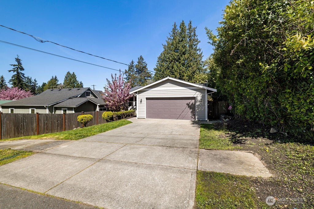 405 E 65th St, Tacoma, WA 98404 - MLS 2362747 - Coldwell Banker