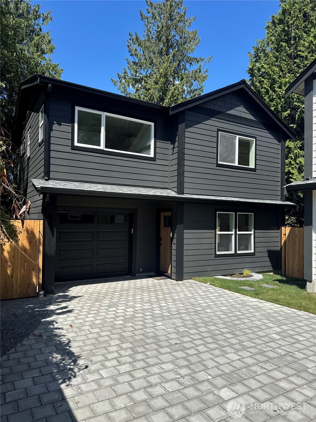 838 NE 100th St, Seattle, WA 98125 - MLS 2380148 - Coldwell Banker