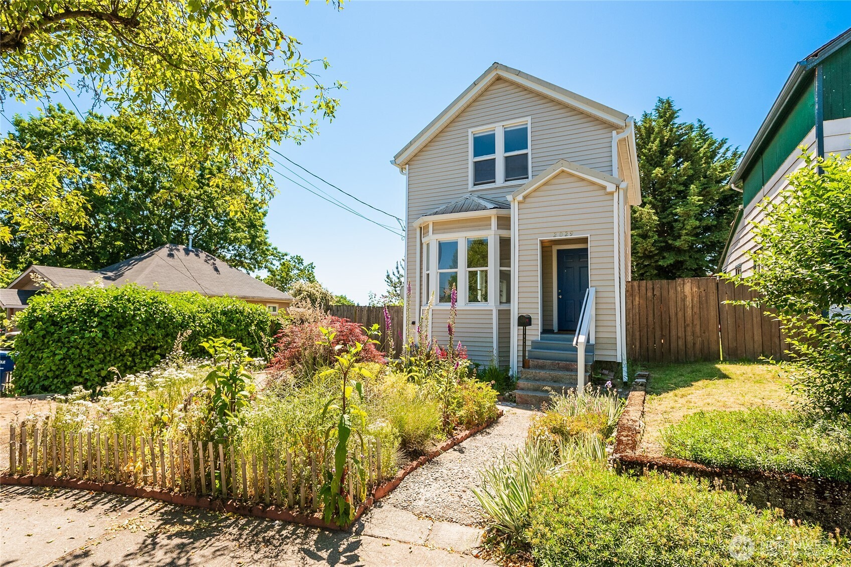 2029 S Charles St, Seattle, WA 98144 - MLS 2389787 - Coldwell Banker