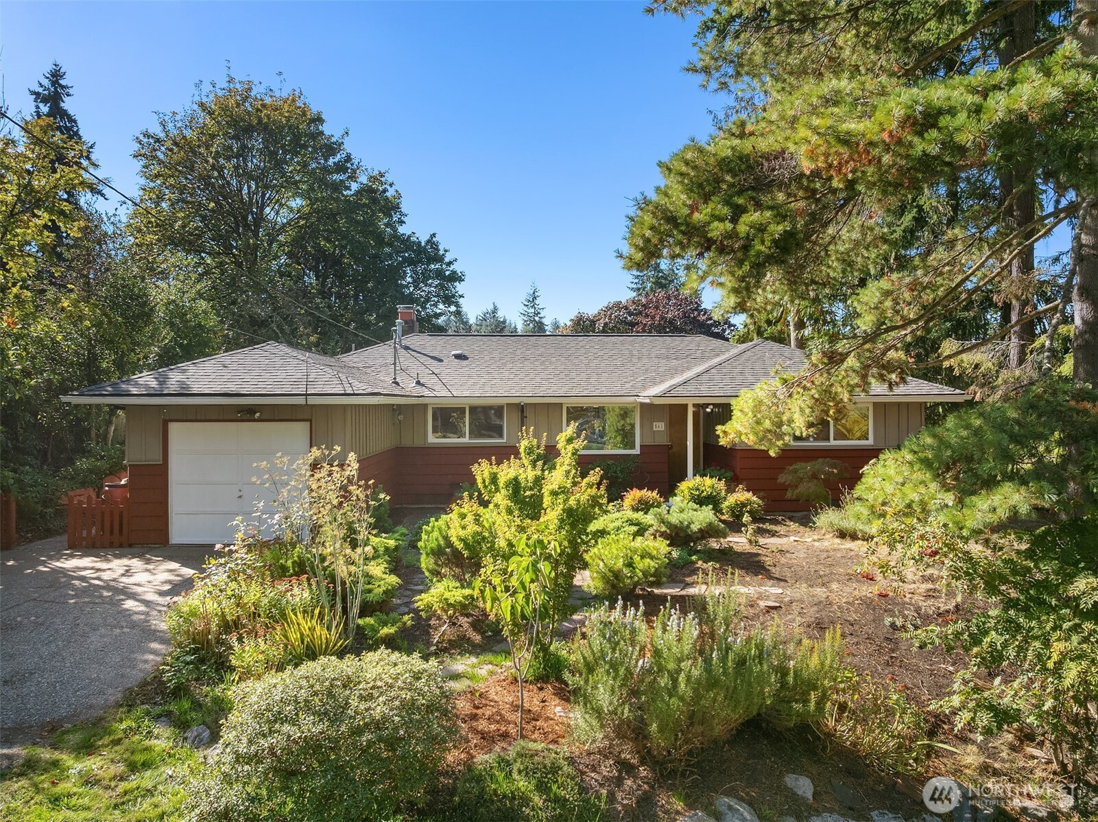 561 N 166th St, Shoreline, WA 98133 - MLS 2442162 - Coldwell Banker