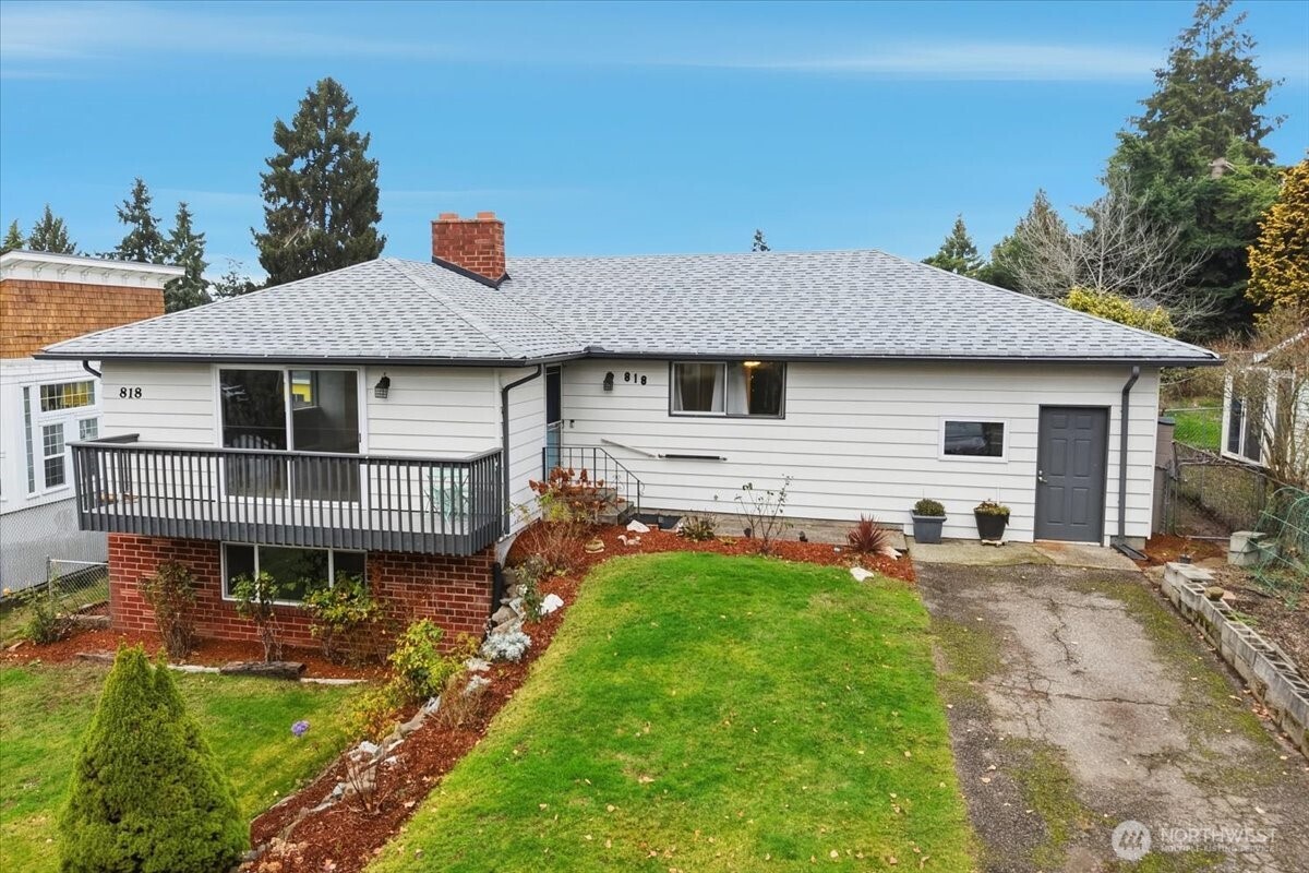 818 SW 120th St, Seattle, WA 98146 - MLS 2458428 - Coldwell Banker