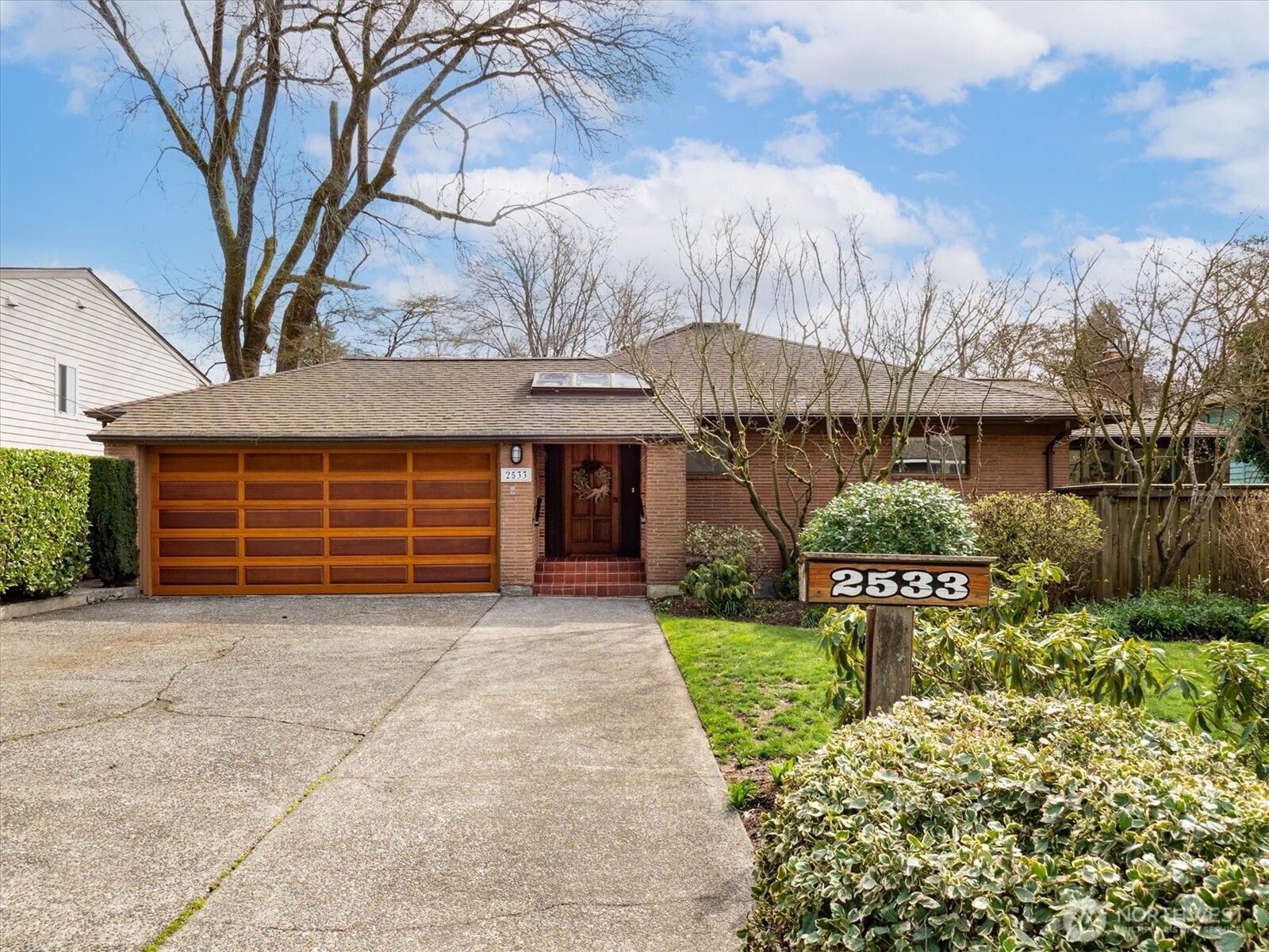 2533 NE 83rd St, Seattle, WA 98115 - MLS 2491127 - Coldwell Banker