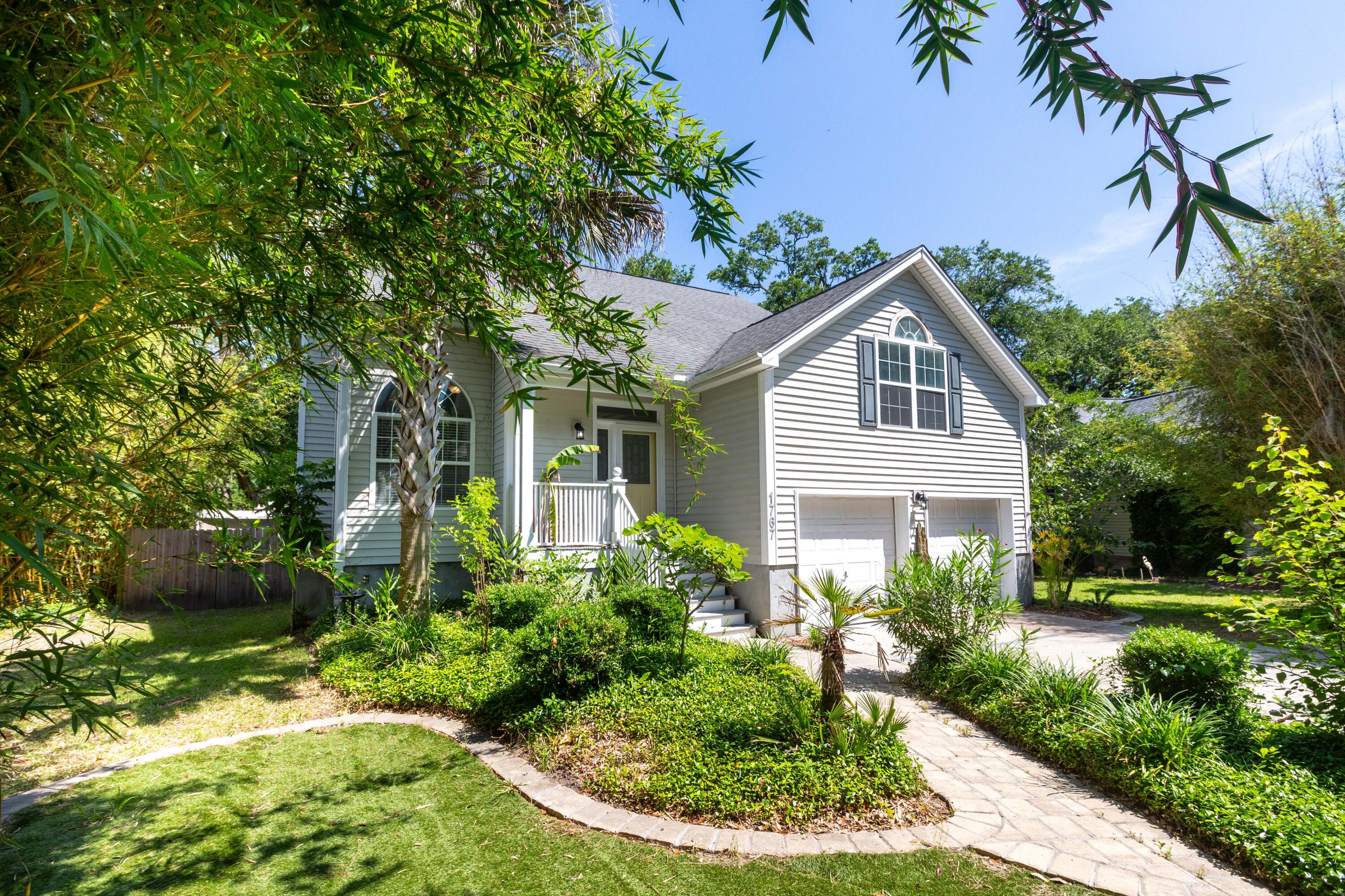 1767 Crystal Lake Dr, Charleston, SC 29412 - MLS 24013234 - Coldwell Banker