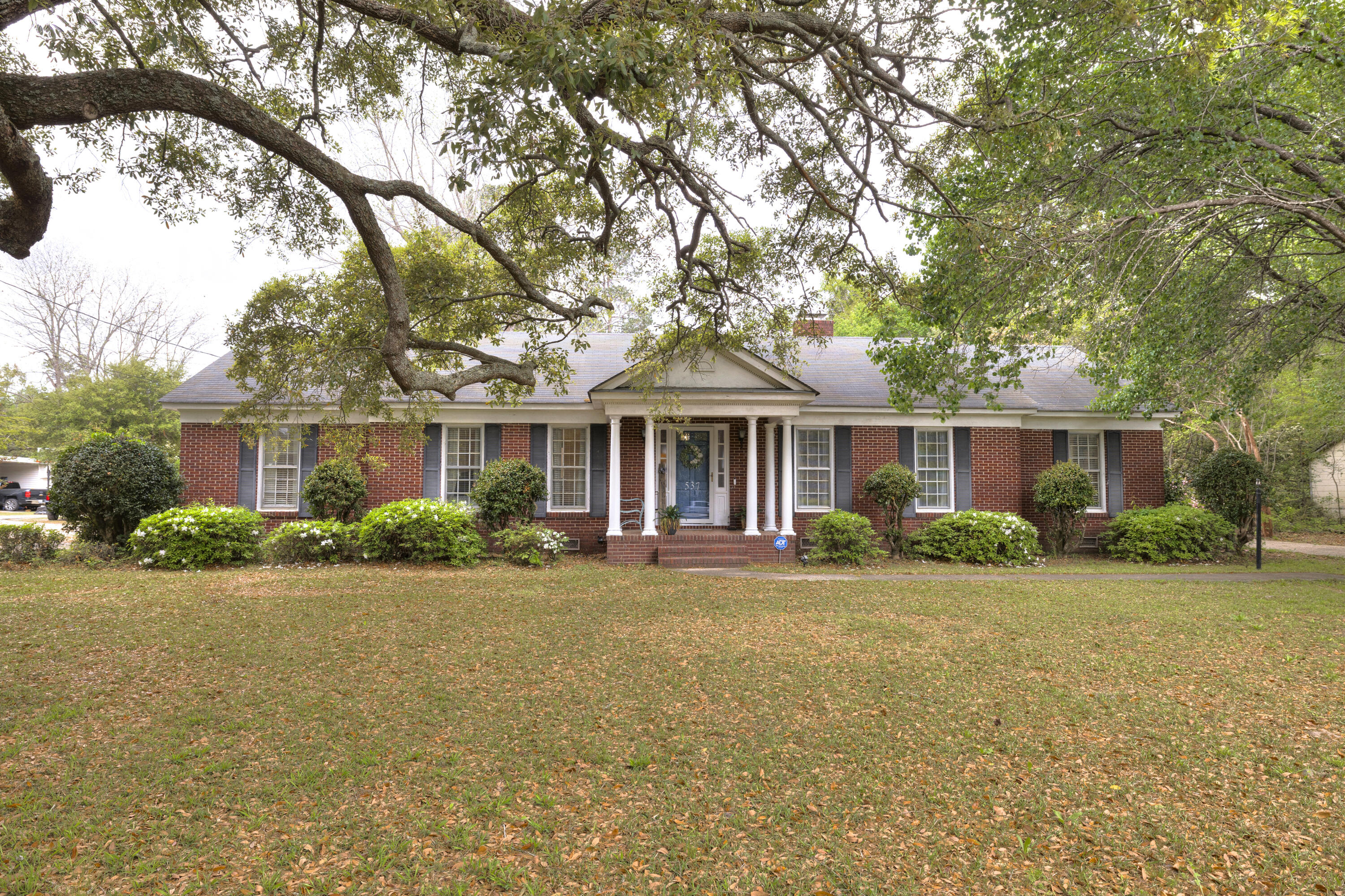 537 Sunset Dr, Manning, SC 29102 - MLS 25014919 - Coldwell Banker