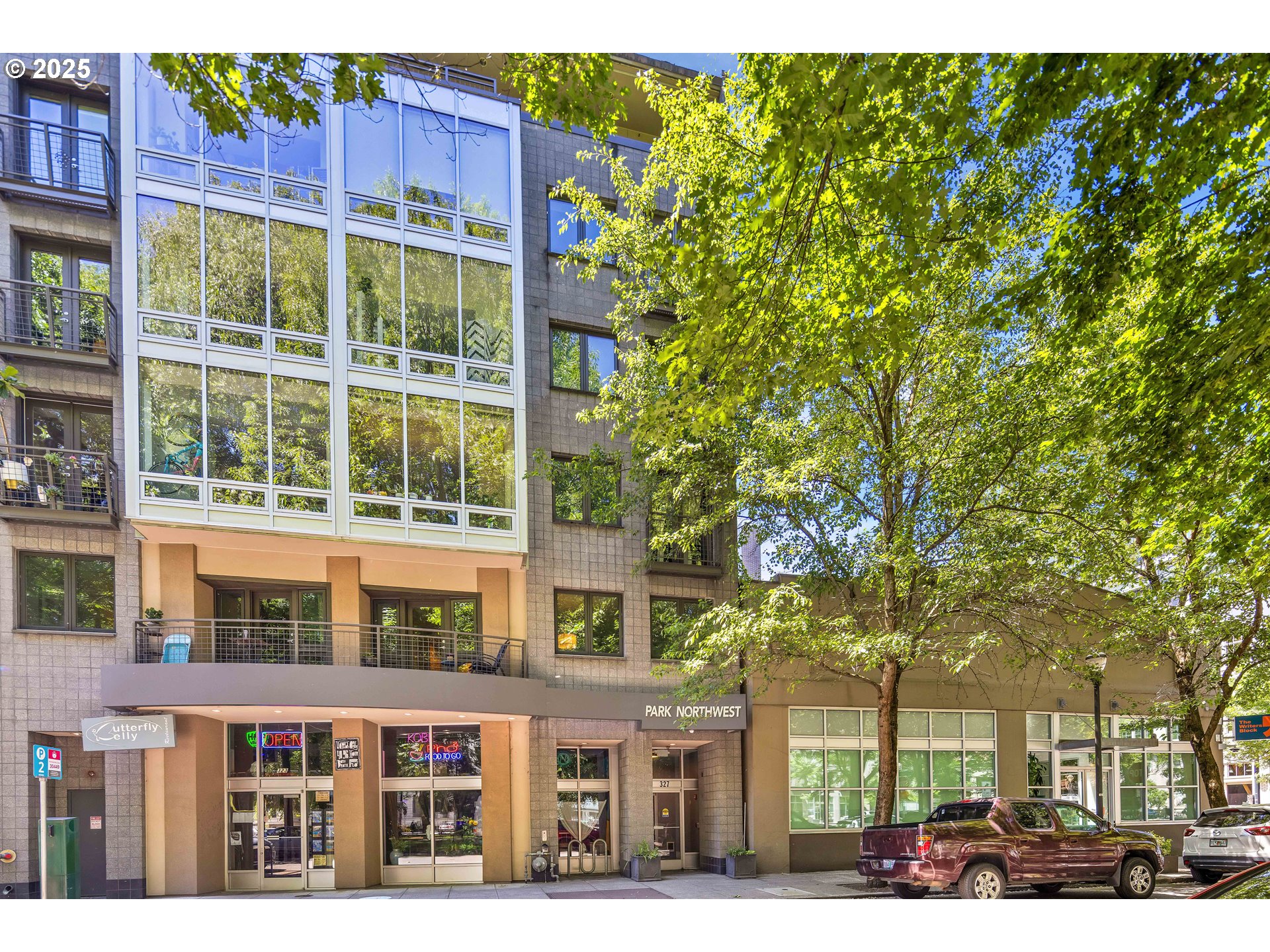 327 NW Park Ave #4A, Portland, OR 97209 - MLS 653640368 - Coldwell Banker