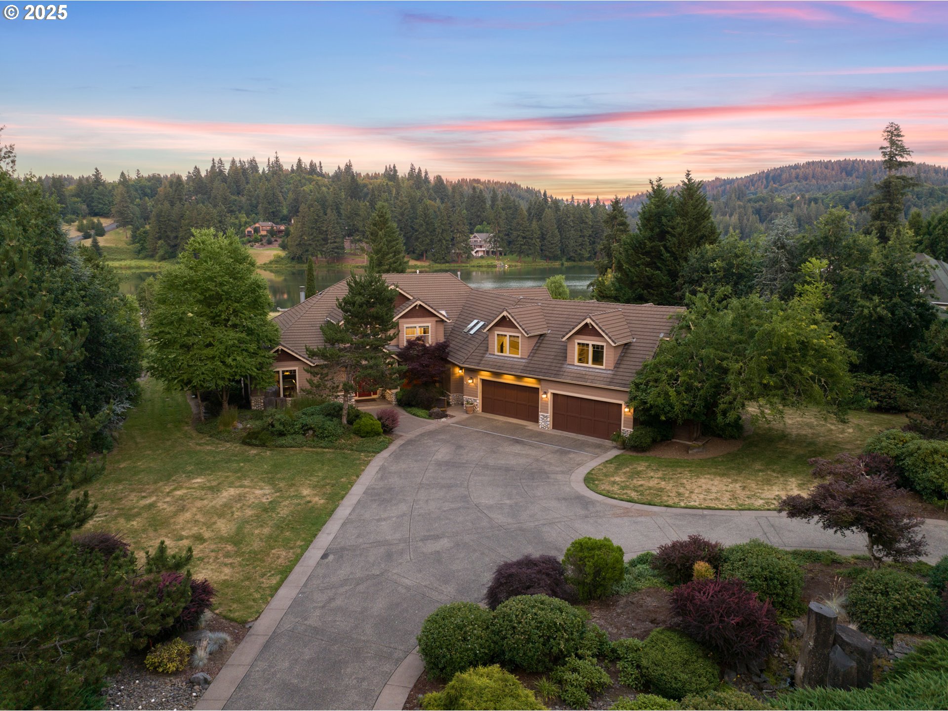20054 S Driftwood Dr, Oregon City, OR 97045 - MLS 216049241 - Coldwell ...