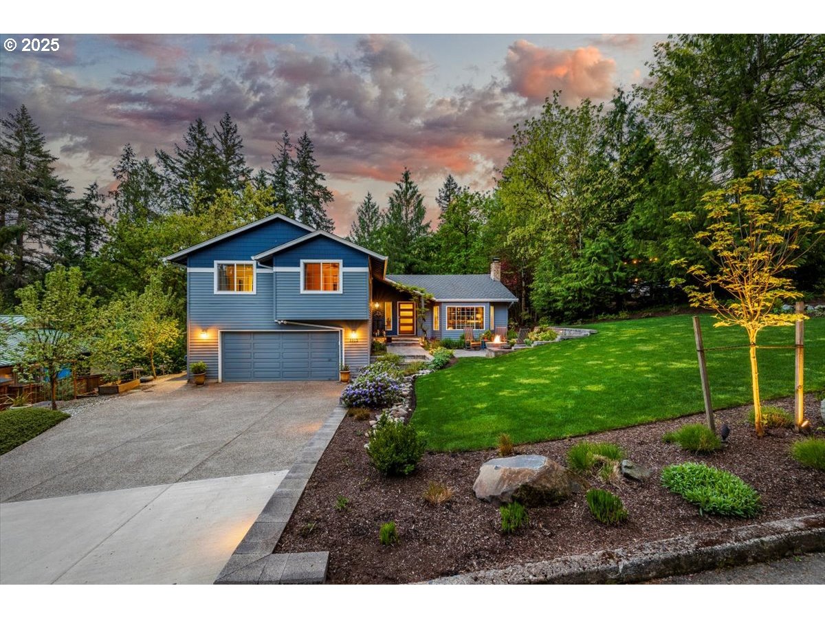 1512 SW Kari Ln, Portland, OR 97219 - MLS 225943069 - Coldwell Banker