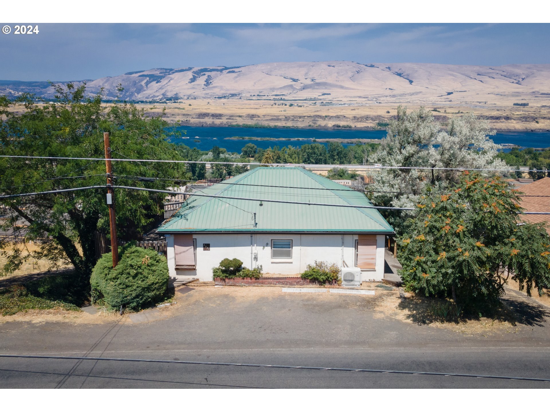 2531 Old Dufur Rd, The Dalles, OR 97058 - MLS 24378258 - Coldwell Banker
