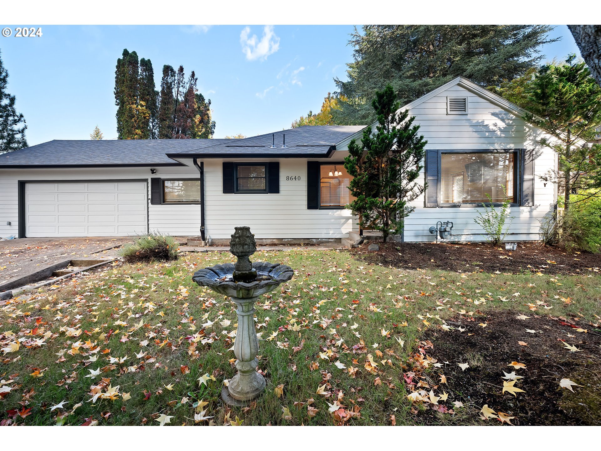 8640 SW 21st Ave, Portland, OR 97219 - MLS 24614841 - Coldwell Banker